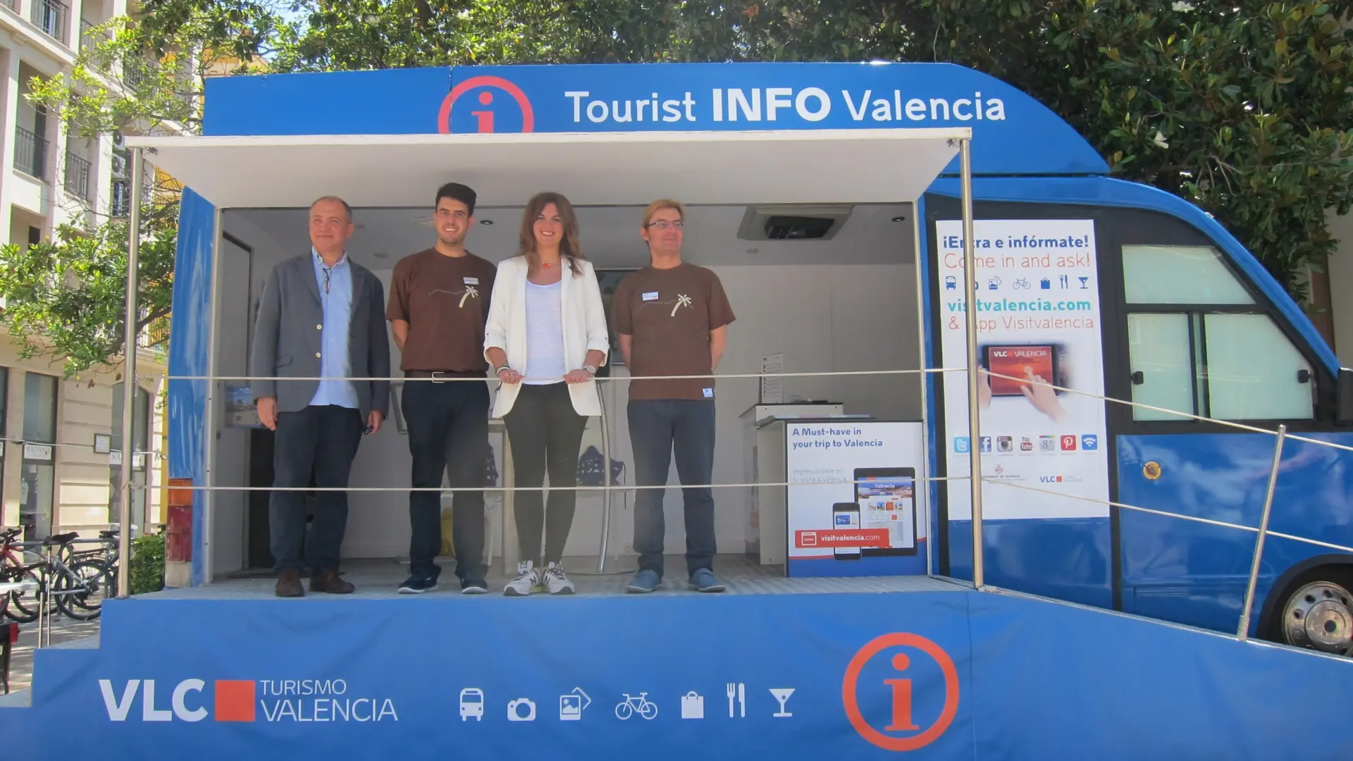 València estrena su primer punto móvil de información turística que