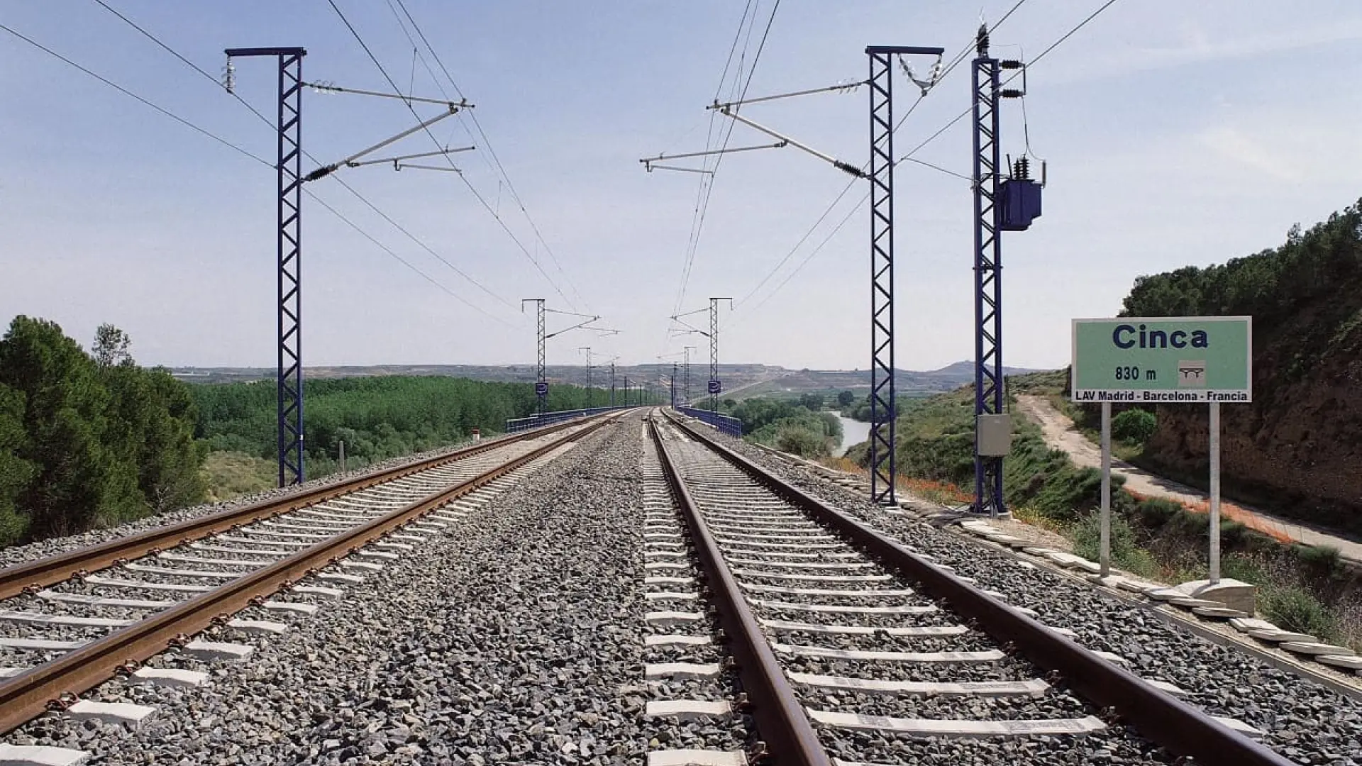 ACS Acciona FCC Ferrovial y Comsa mantendrán el corredor Noreste de Adif