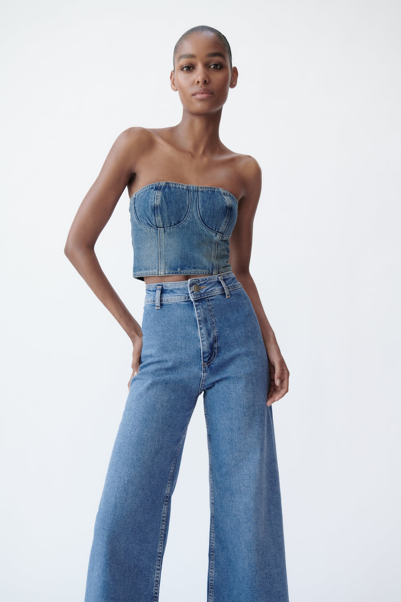 Estos son los vaqueros de Zara que arrasan en ventas porque son cómodos