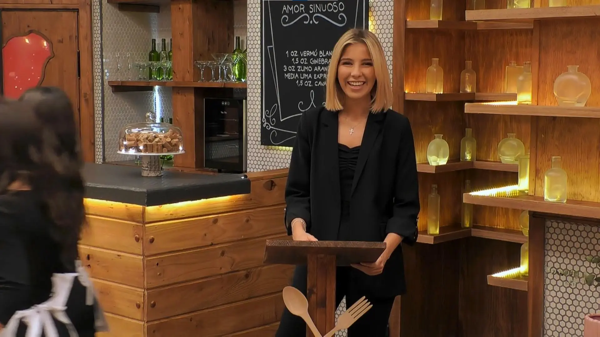 Laura Boado se estrena como nueva camarera de 'First Dates' con su ...