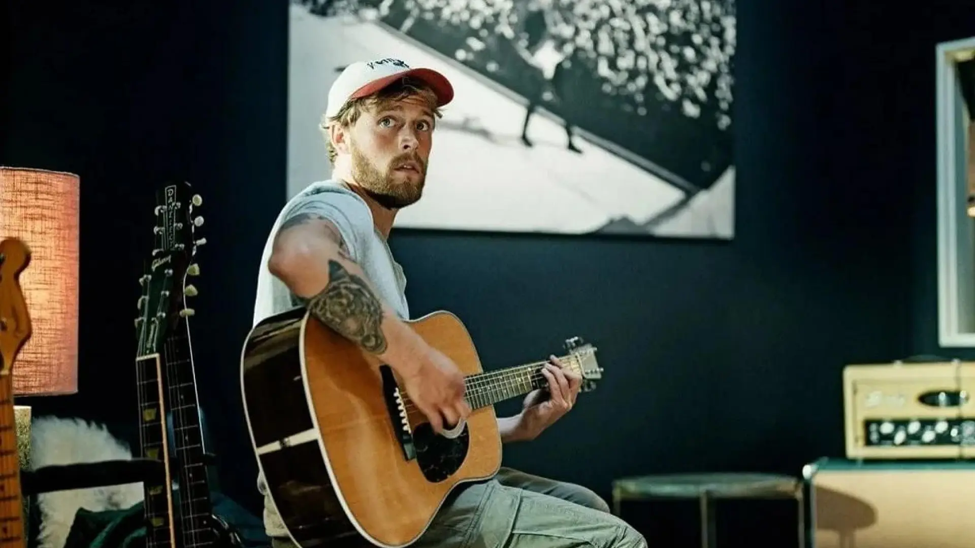 Así es Christopher, el cantante danés que triunfa en Netflix con 'Una ...