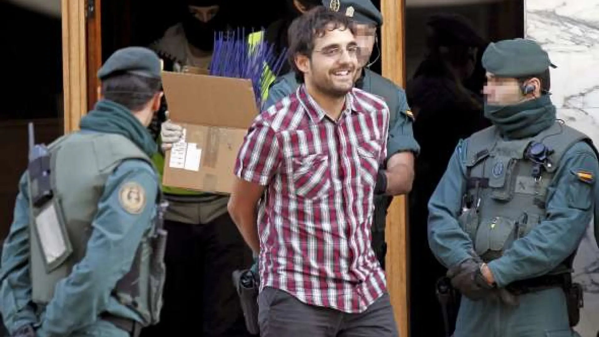 Los presos etarras se dividen: 100 ya han renunciado a la violencia