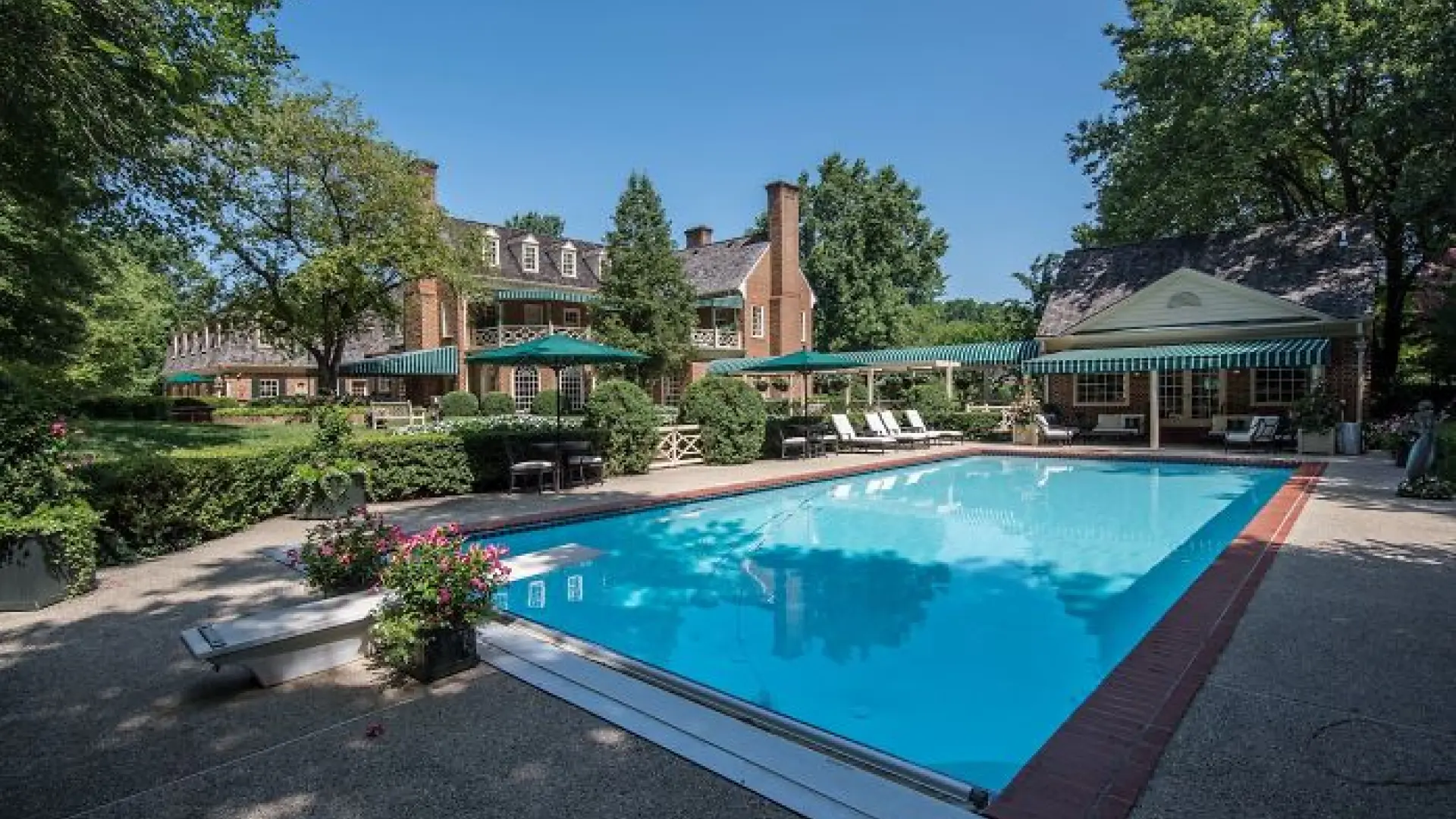 Fotos: Esta mansión tiene una ciudad antigua en su sótano y es ...