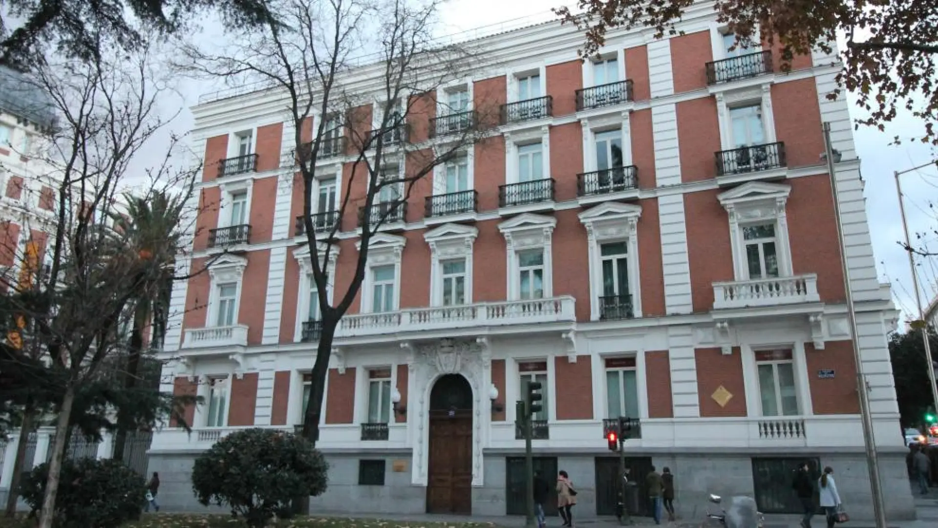 'El Palacio de Elduayen', el libro que repasa la historia de todo un ...