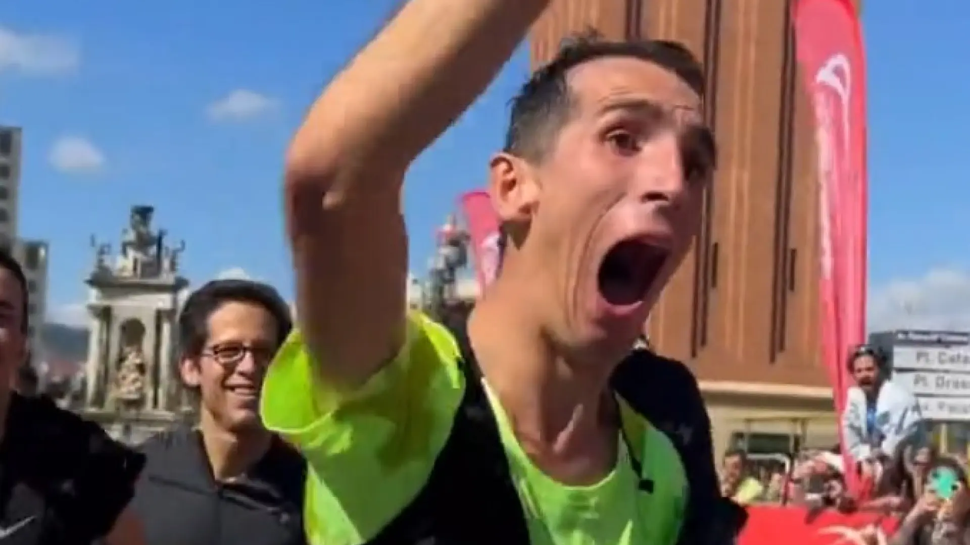 Alex Roca hace historia en el maratón: es el primer atleta del mundo ...