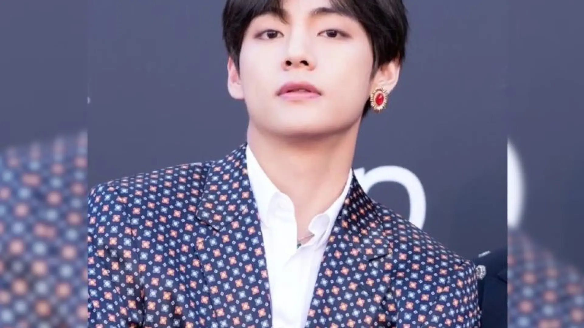 El cantante coreano V de la banda BTS lanzará en septiembre 'Layover', su primer álbum en solitario