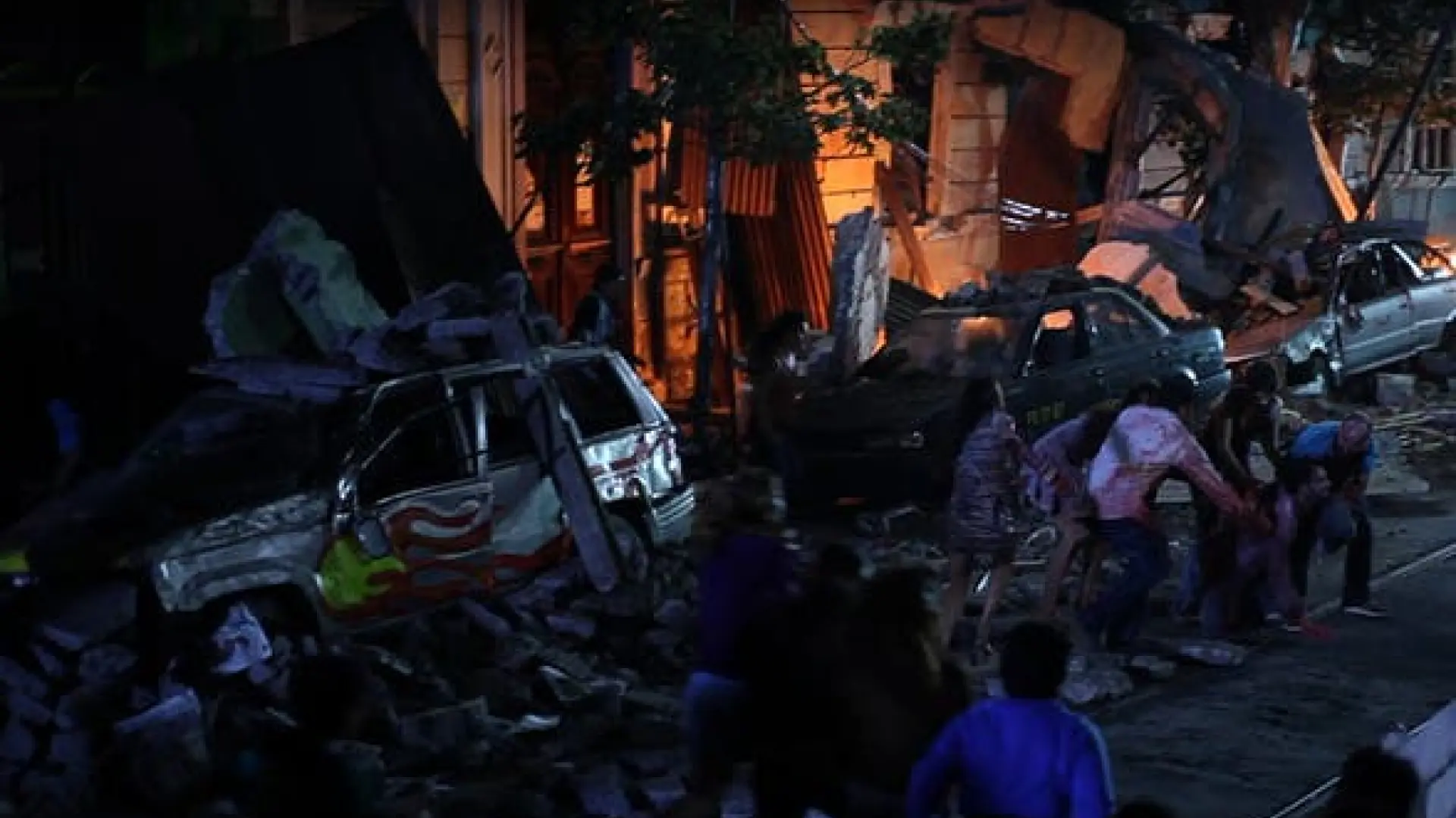 Primer clip de destrucción de 'Aftershock', el terremoto de Eli Roth