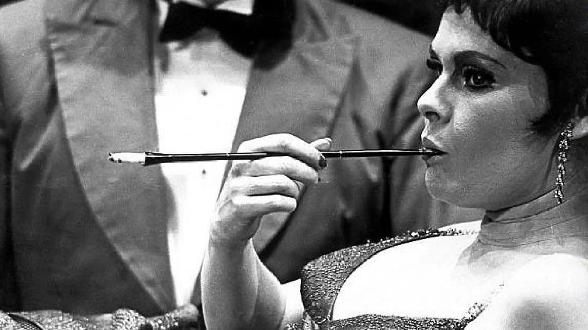 V Deo Del D A Judi Dench Cabaretera