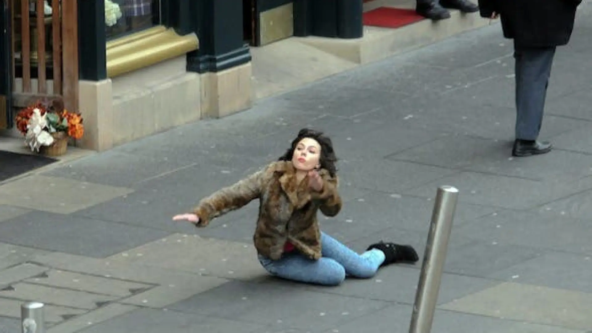 Meme del día: Scarlett Johansson cayéndose