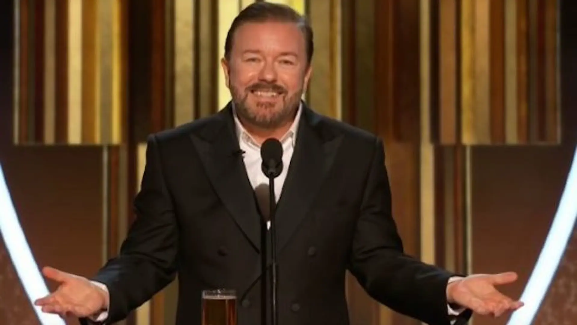 Ricky Gervais: "En este mundo hay imbéciles que se toman los chistes en ...