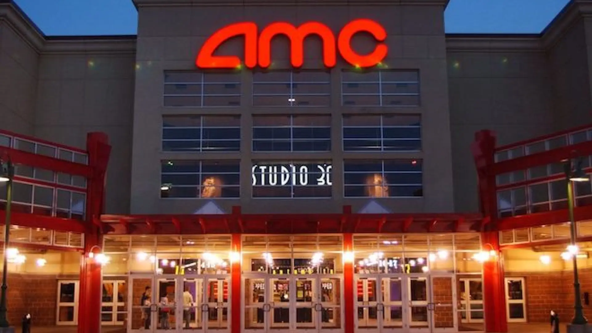 Amazon podría comprar AMC, el gigante de las salas de cine