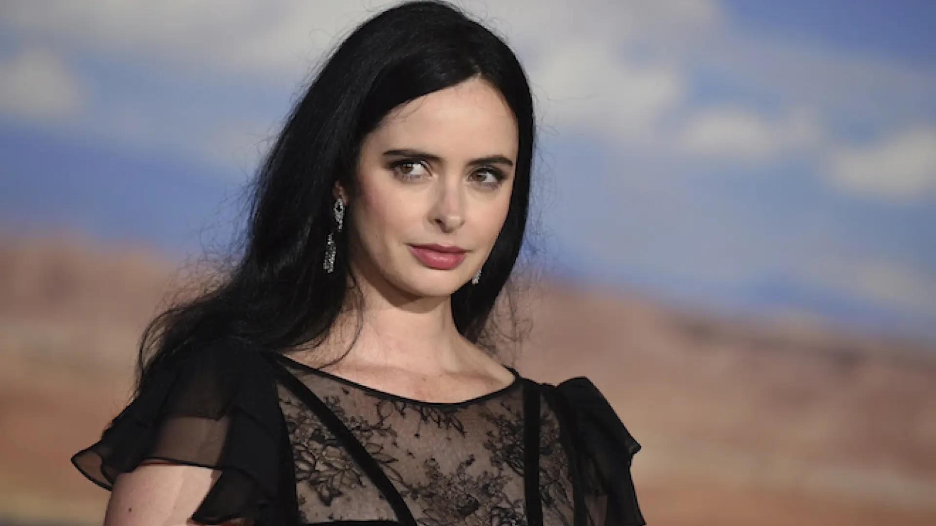 Krysten Ritter protagoniza 'Night Books', la nueva película de terror ...