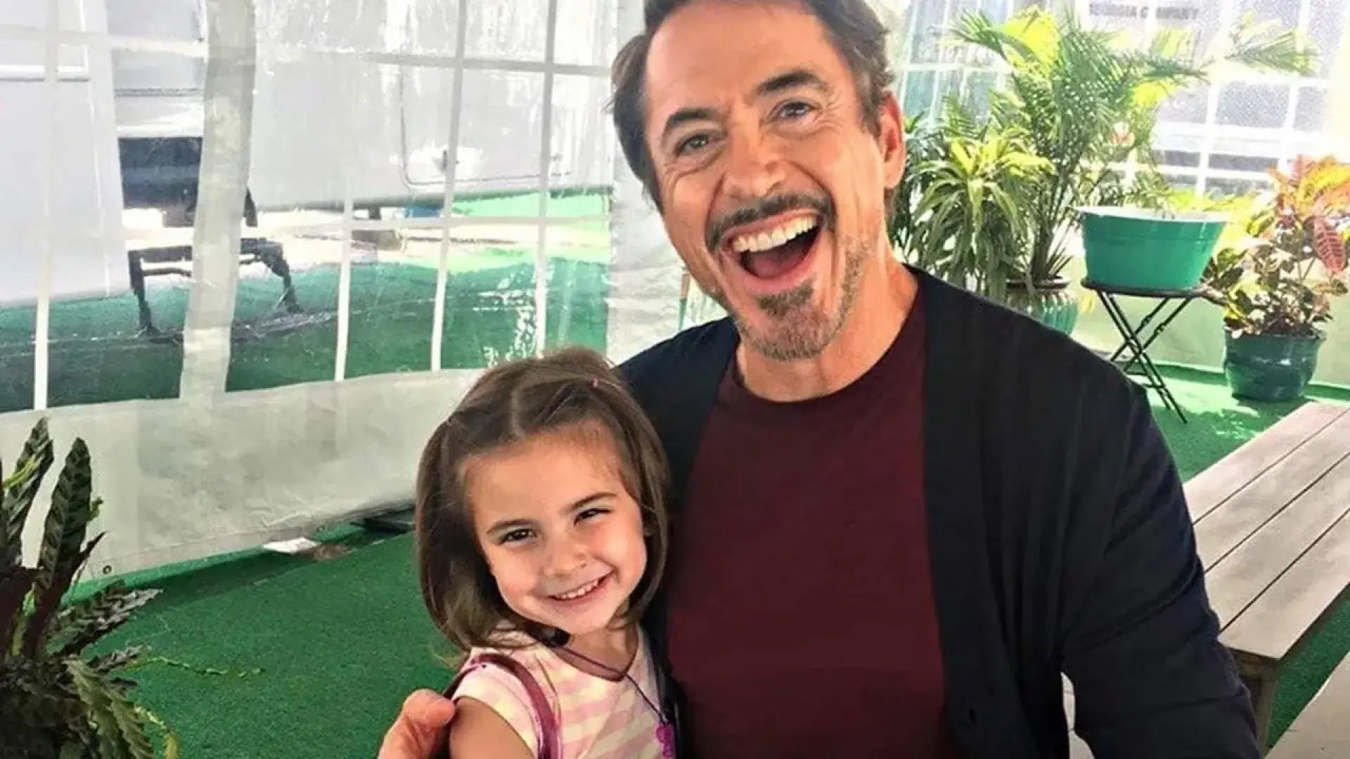 Así felicitó a Robert Downey Jr. la niña de 'Vengadores: Endgame' por ...