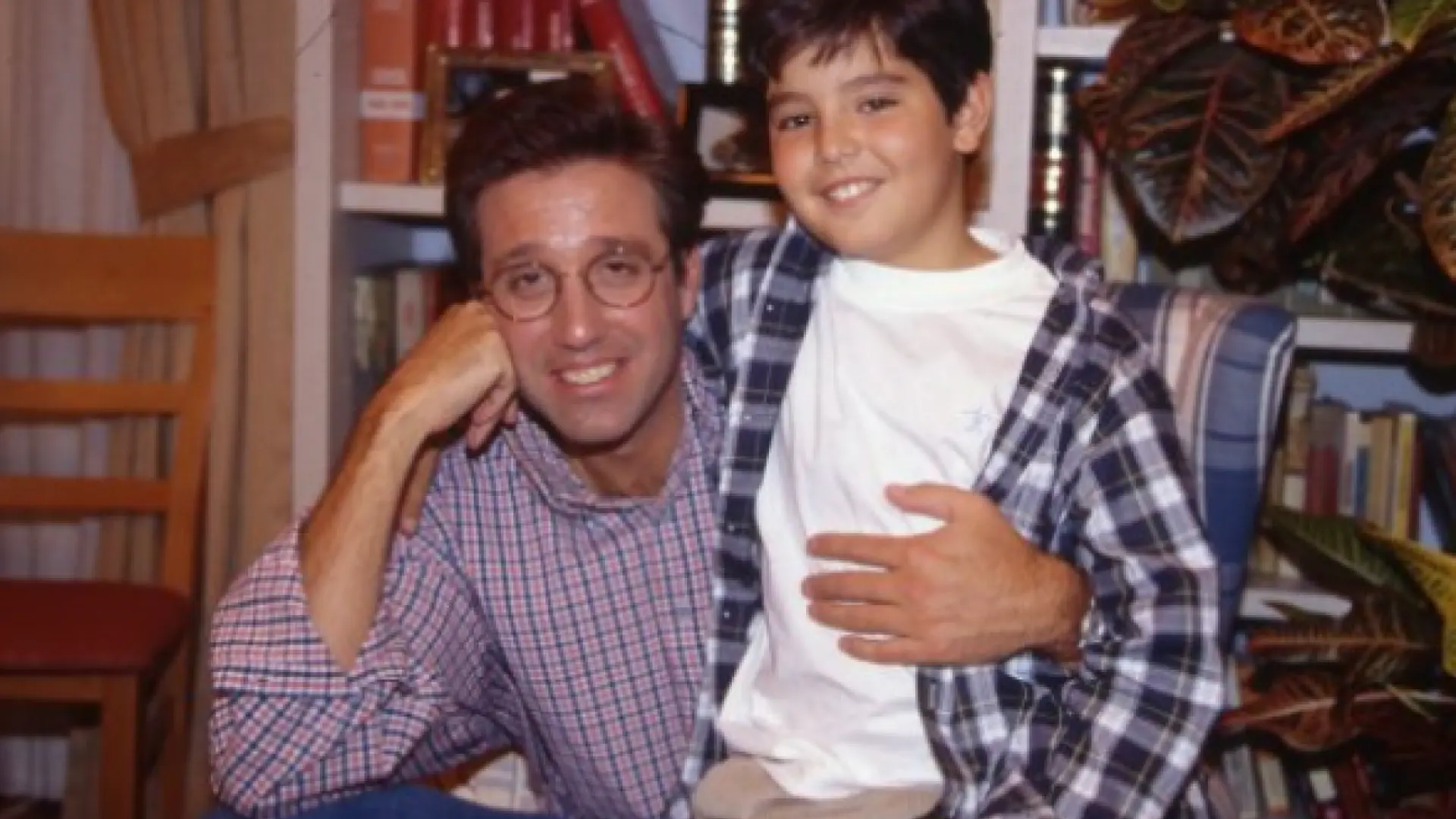 ¿Qué fue de Aarón Guerrero, el actor que dio vida a Chechu en 'Médico ...