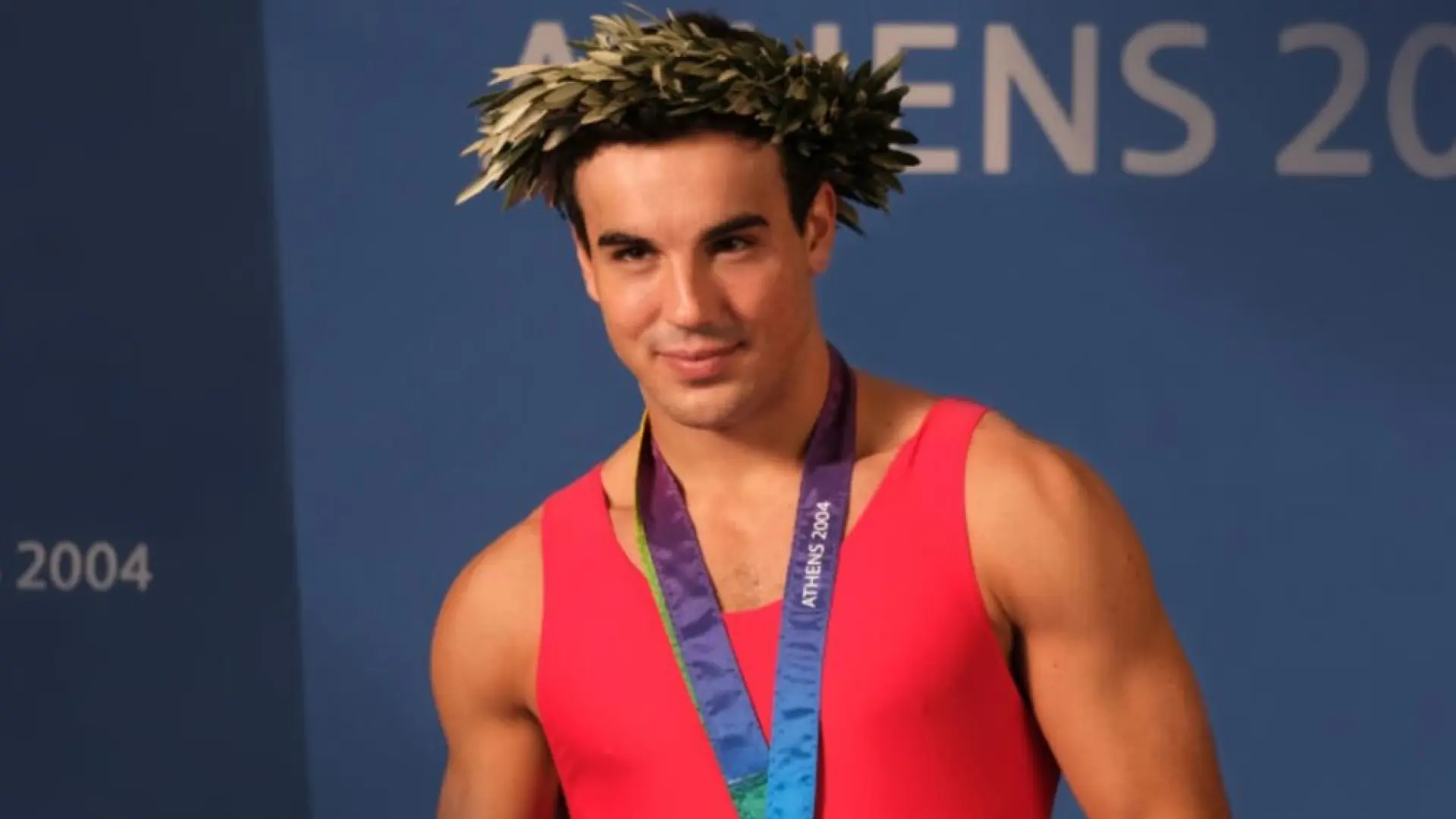 El espectacular cambio físico de Óscar Casas para ser Gervasio Deferr ...