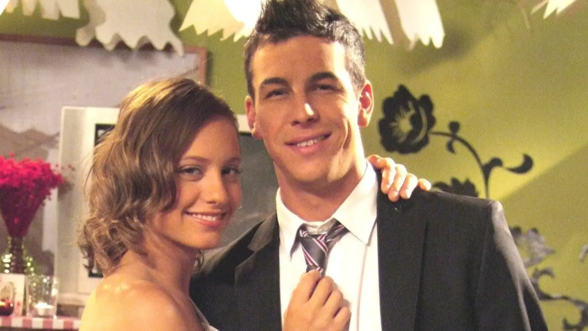 Mario Casas y Michelle Jenner, juntos tras 'Los hombres de Paco': su ...