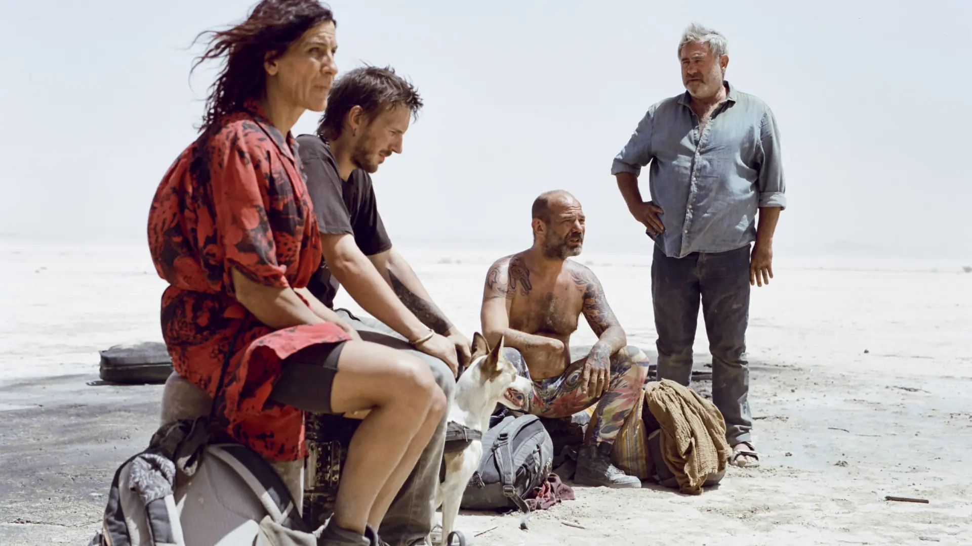 'Sirat' en Cannes 2025: todo arde en el desierto techno de Oliver Laxe