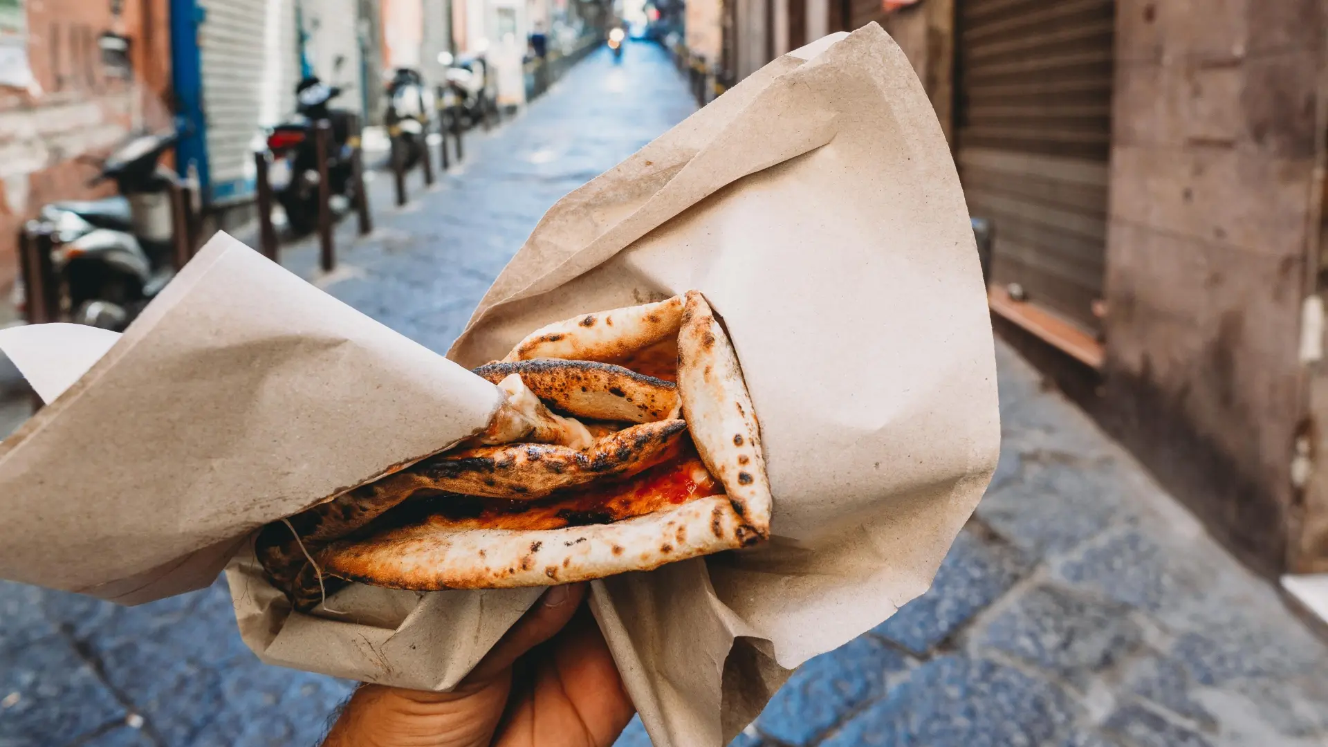 'Pizza a portafoglio', la forma en la que los napolitanos doblan sus ...
