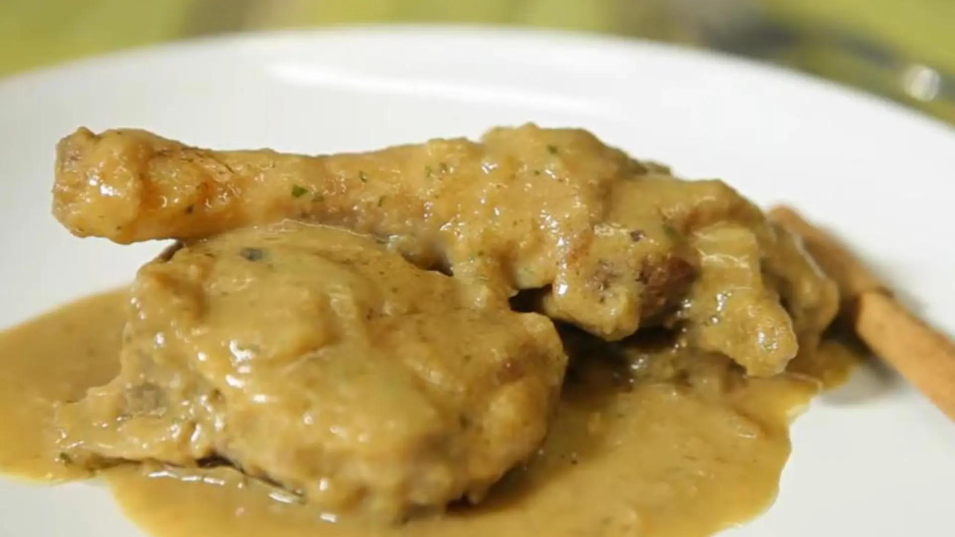 Una deliciosa receta de toda la vida: pollo en pepitoria por menos de 3 ...