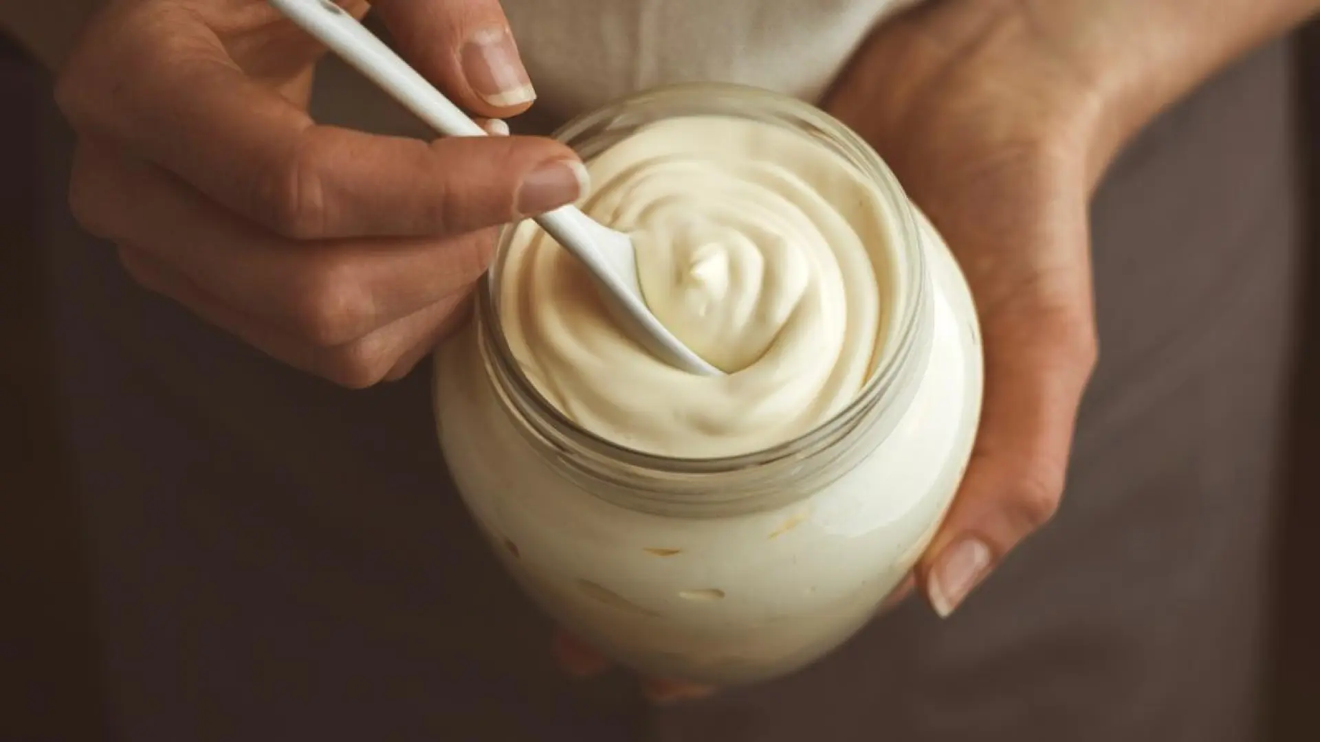 Cómo arreglar una mayonesa cortada y tres sencillos trucos para evitarlo