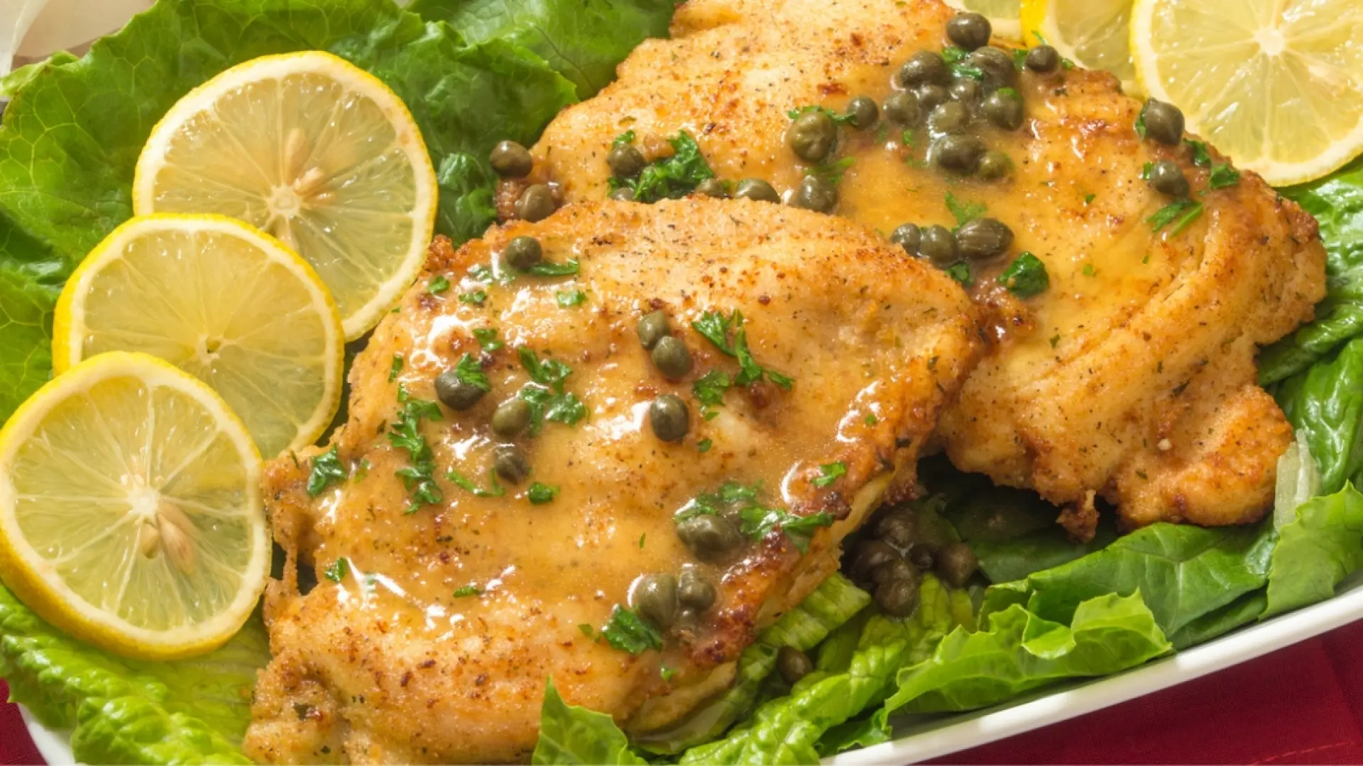 Descubre la receta perfecta para hacer pollo al limón con alcaparras al estilo italiano