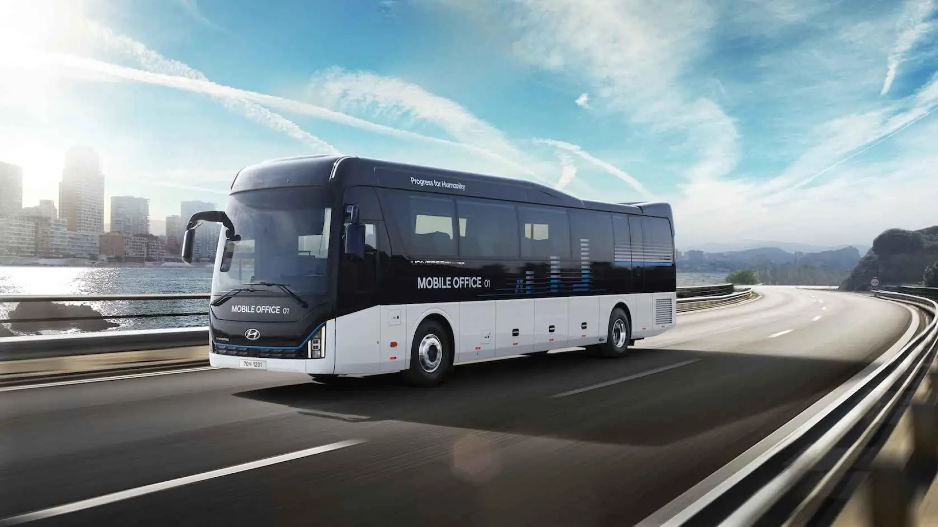 Hyundai Universe: una oficina a todo lujo para trabajar en cualquier ...