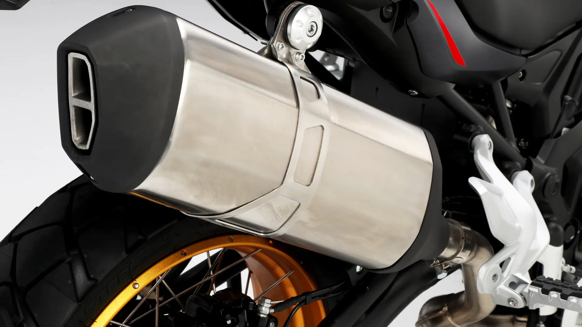 Fotos: Precio y características de la nueva QJ Motor SRT 550X | Imágenes