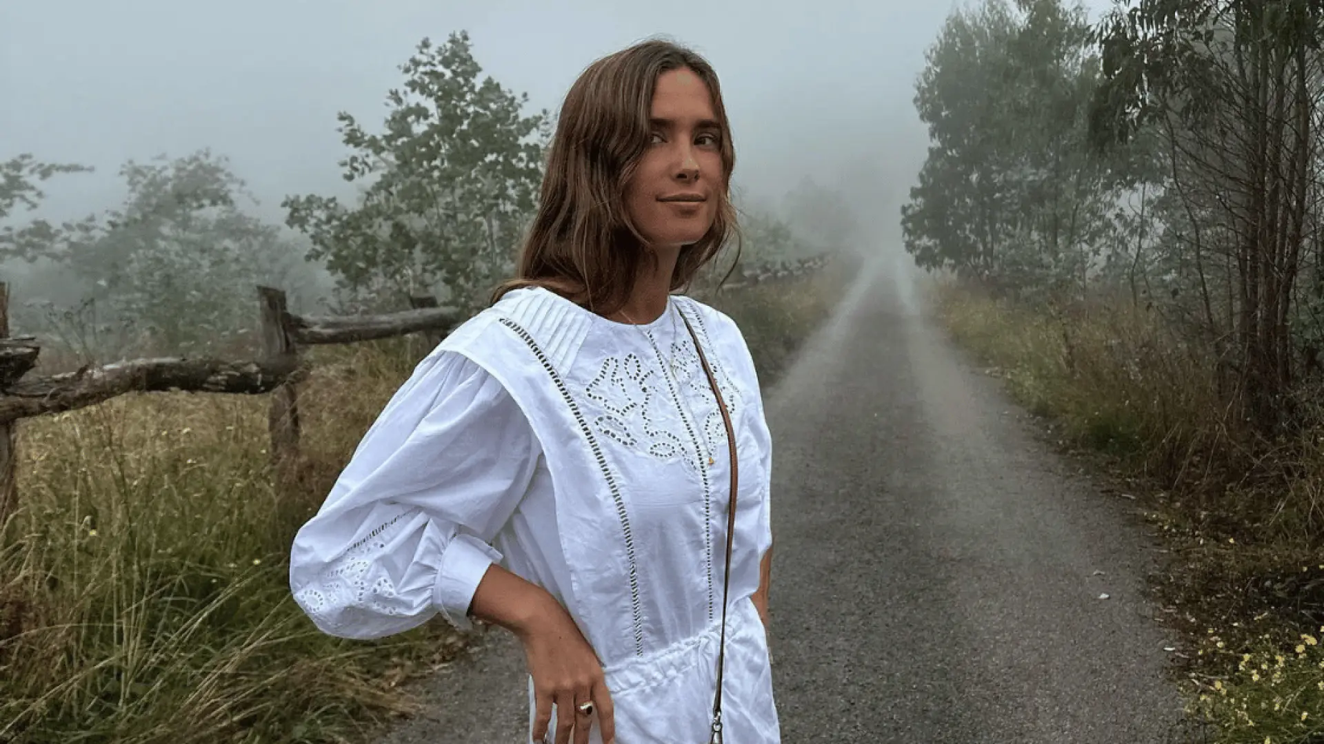 Bermuda vaquera y botas moteras: el look de 'veroño' aprobado por María ...