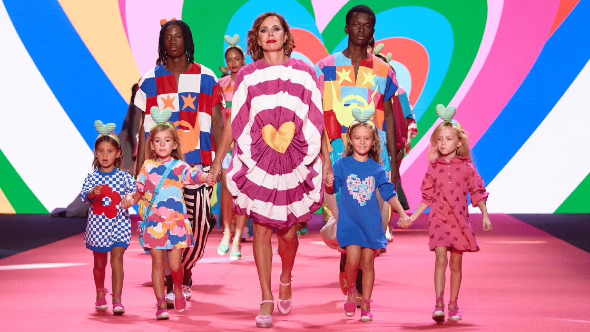 Inspiración circense a todo color: Agatha Ruiz de la Prada presenta su ...