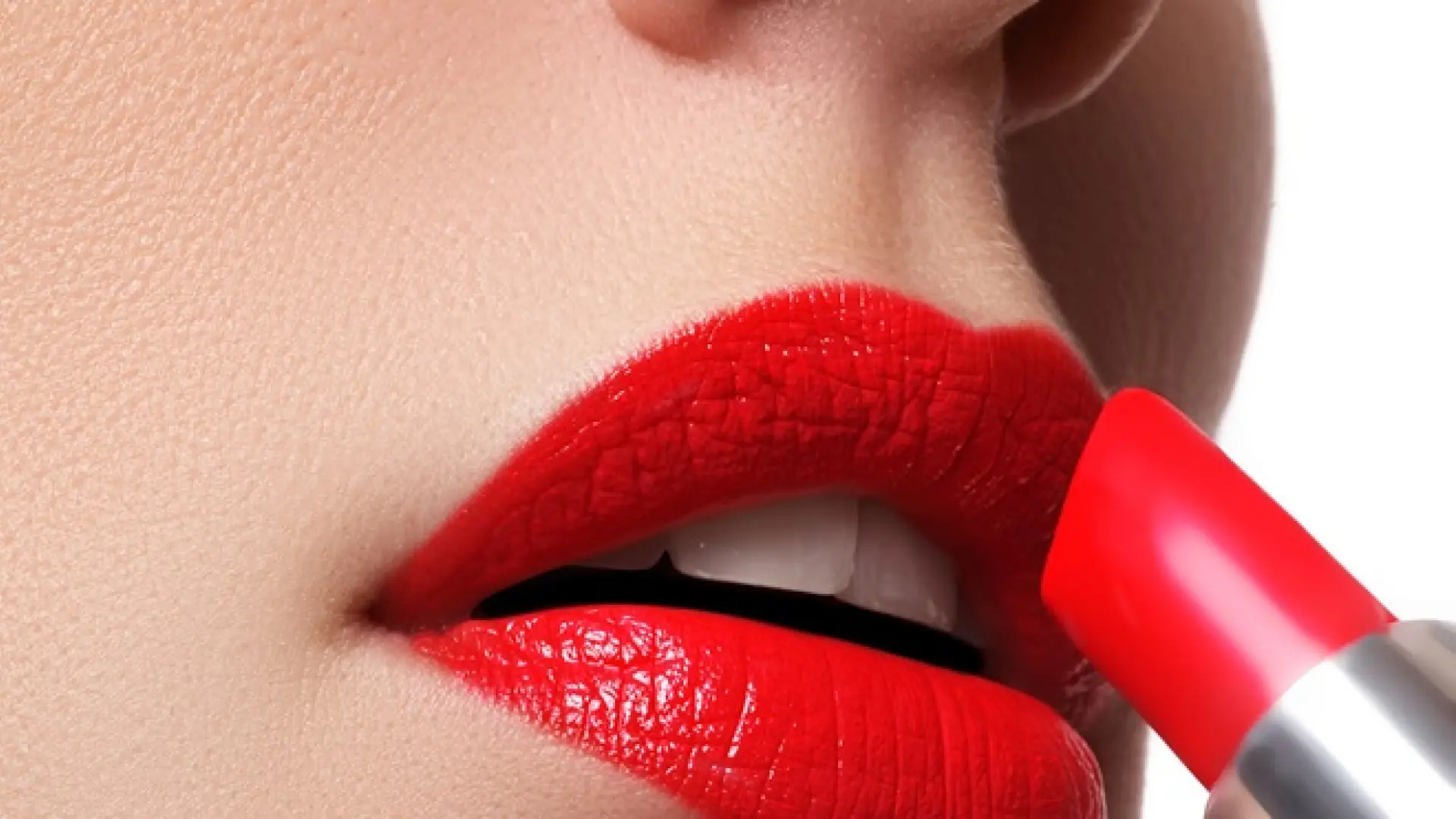 Trucos infalibles para prolongar la duración del pintalabios