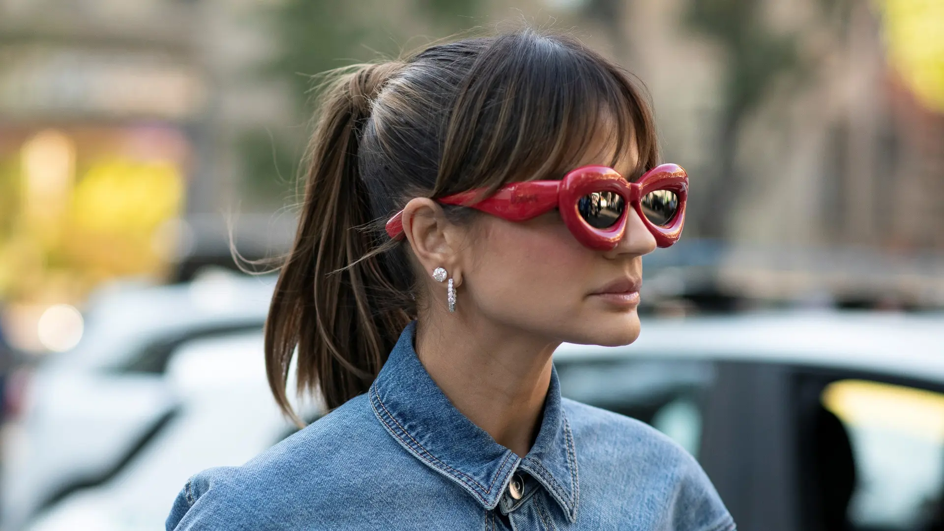 Esto es lo que necesitas para lucir una coleta alta y rejuvenecedora