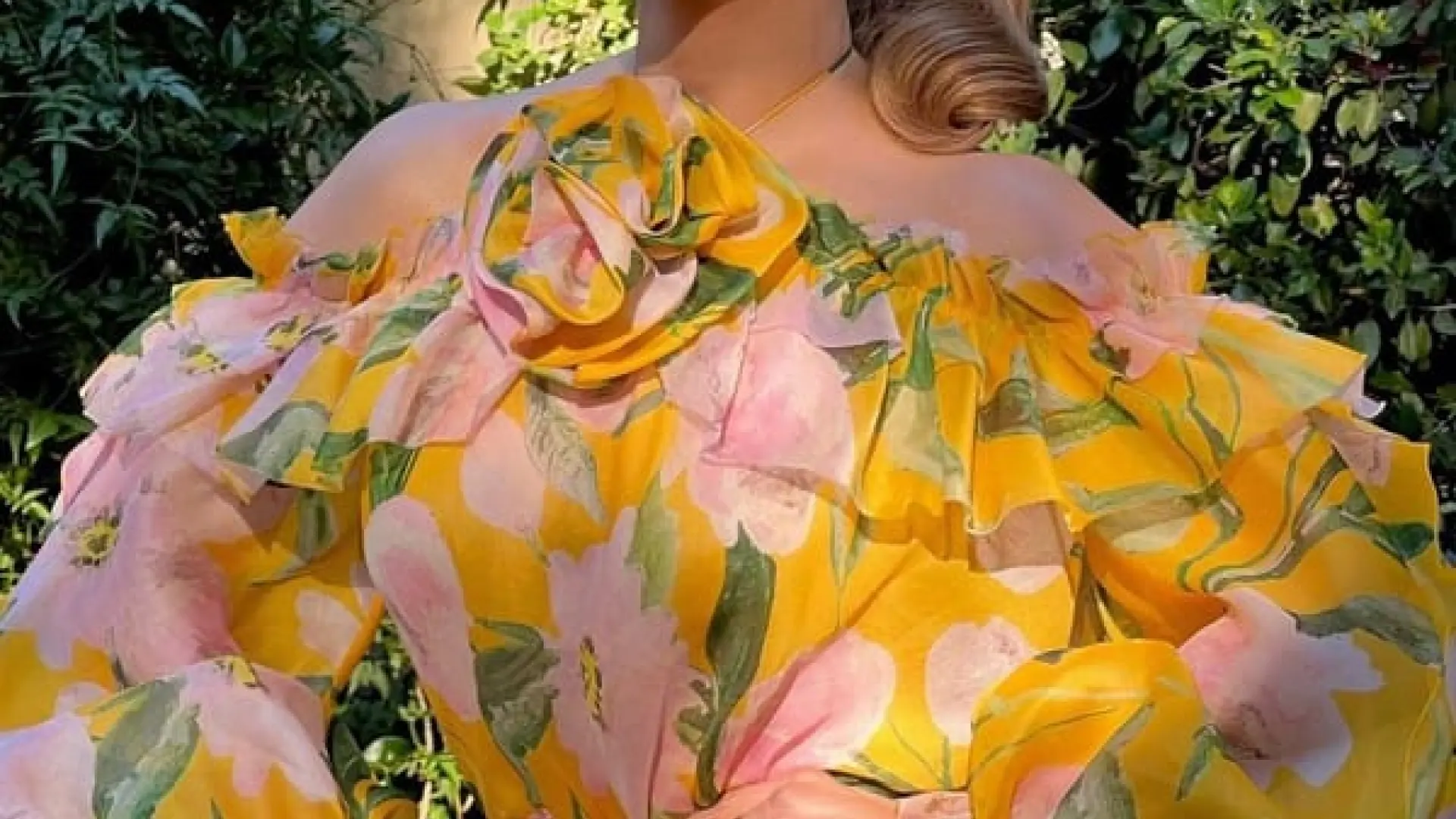 El vestido de Isabel Preysler en la boda de Tamara Falcó ya lo llevó Jennifer Lopez siete meses ...