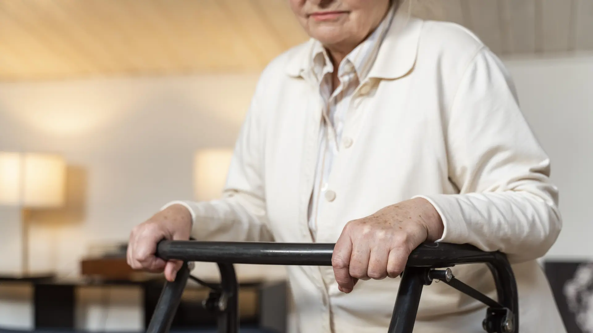 Fracturas de cadera: ¿por qué son más habituales en mujeres que en ...