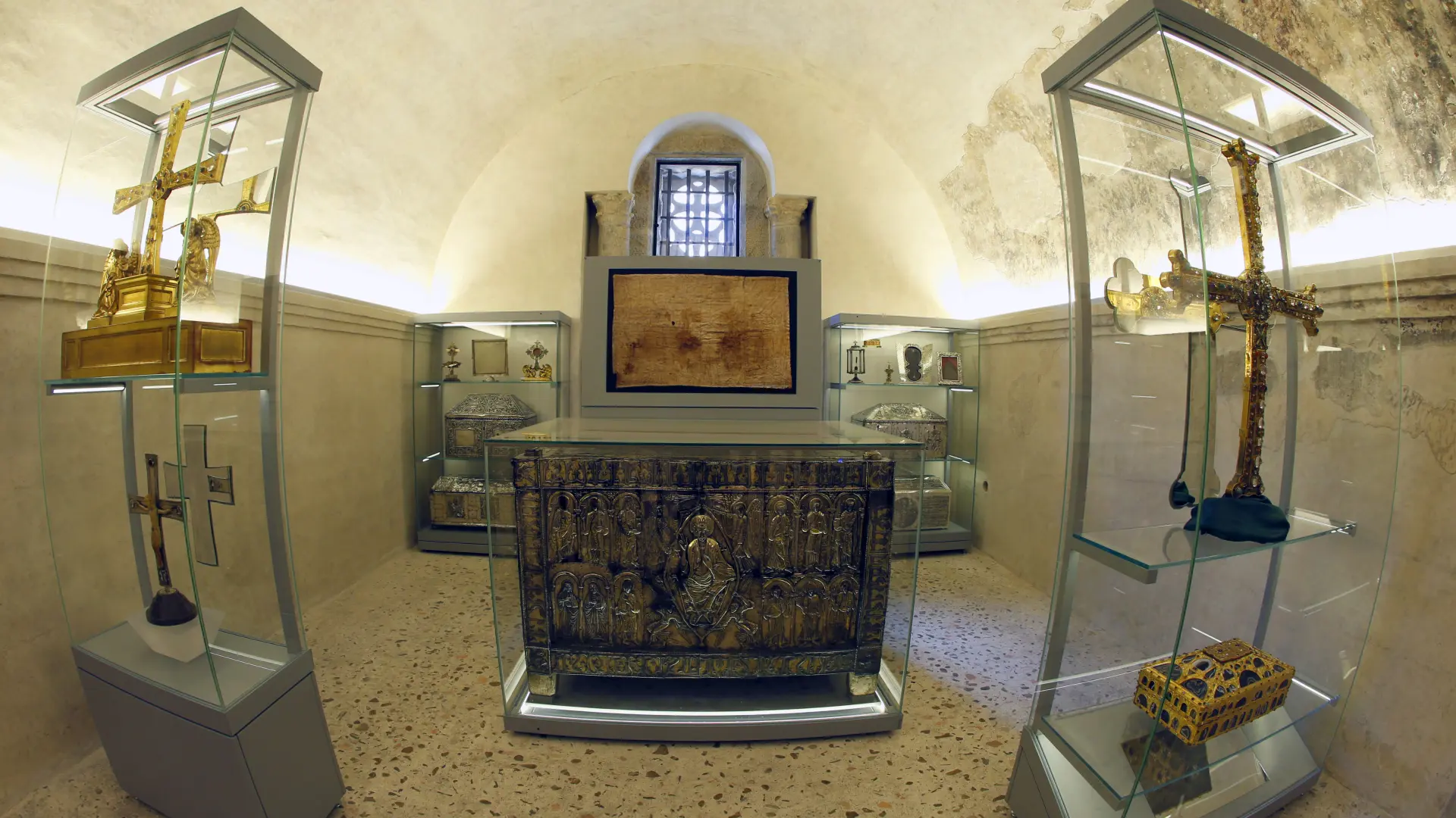 Cómo llegó hasta Oviedo el Santo Sudario y por qué perteneció a Jesucristo