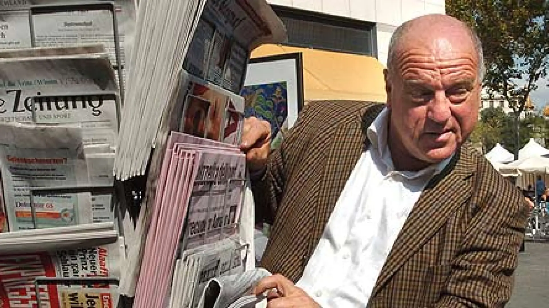 Leo Bassi invita al arzobispo de Barcelona a ver su obra que se estrena ...