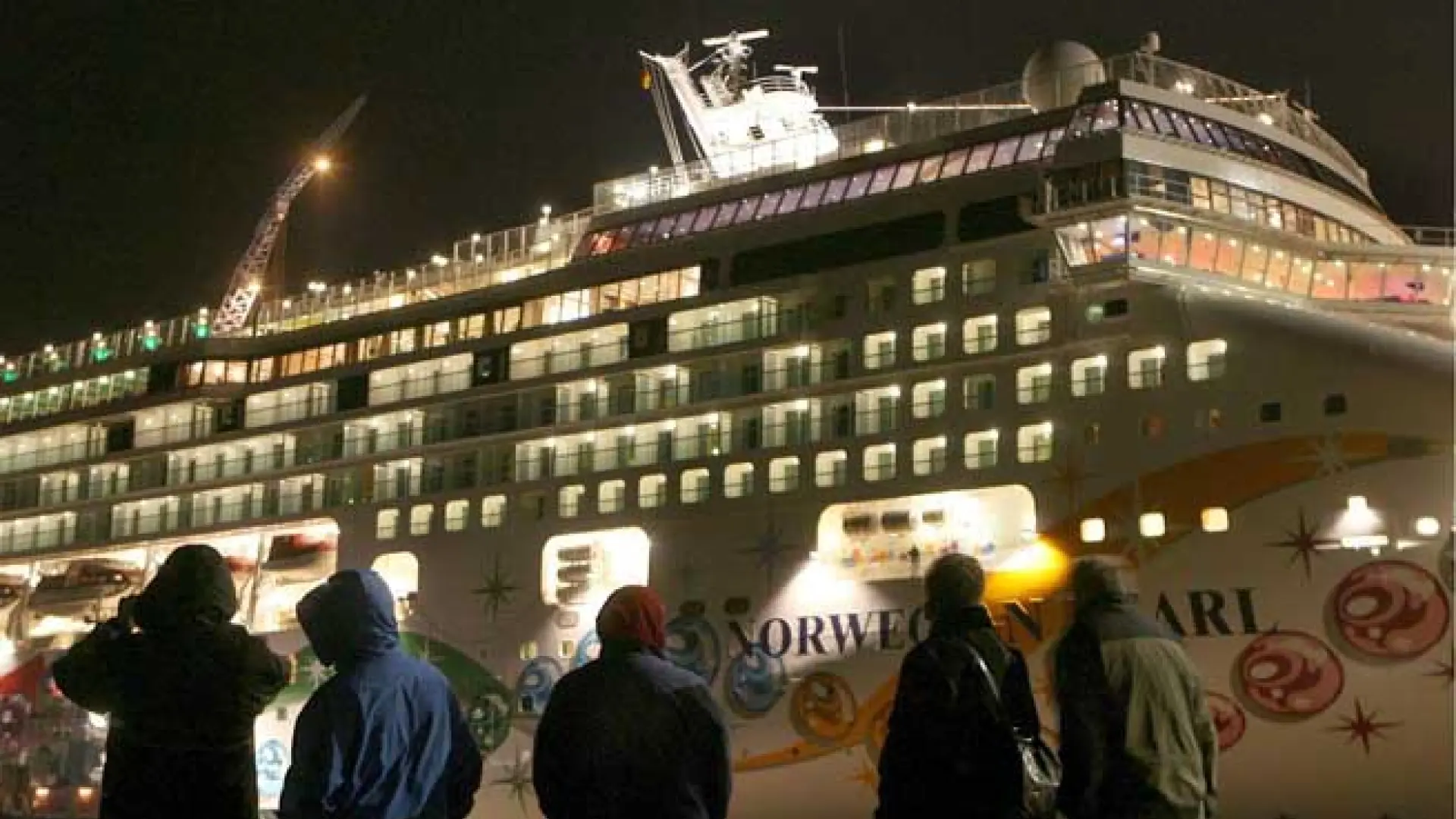 'La perla noruega', el crucero de lujo que provocó los apagones, se ...