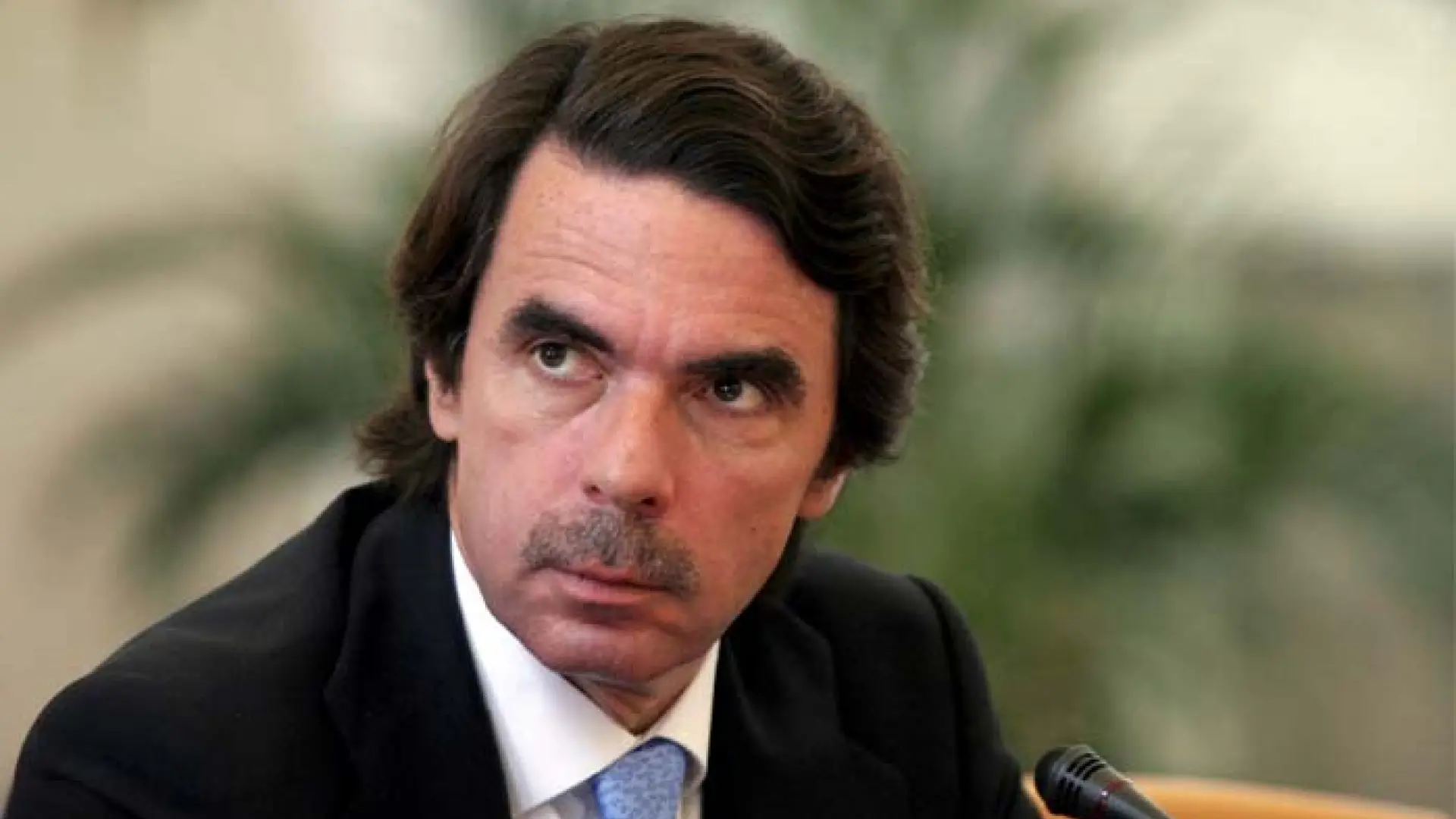 Aznar: "A los terroristas es preciso vencerlos, y no tratar con ellos"