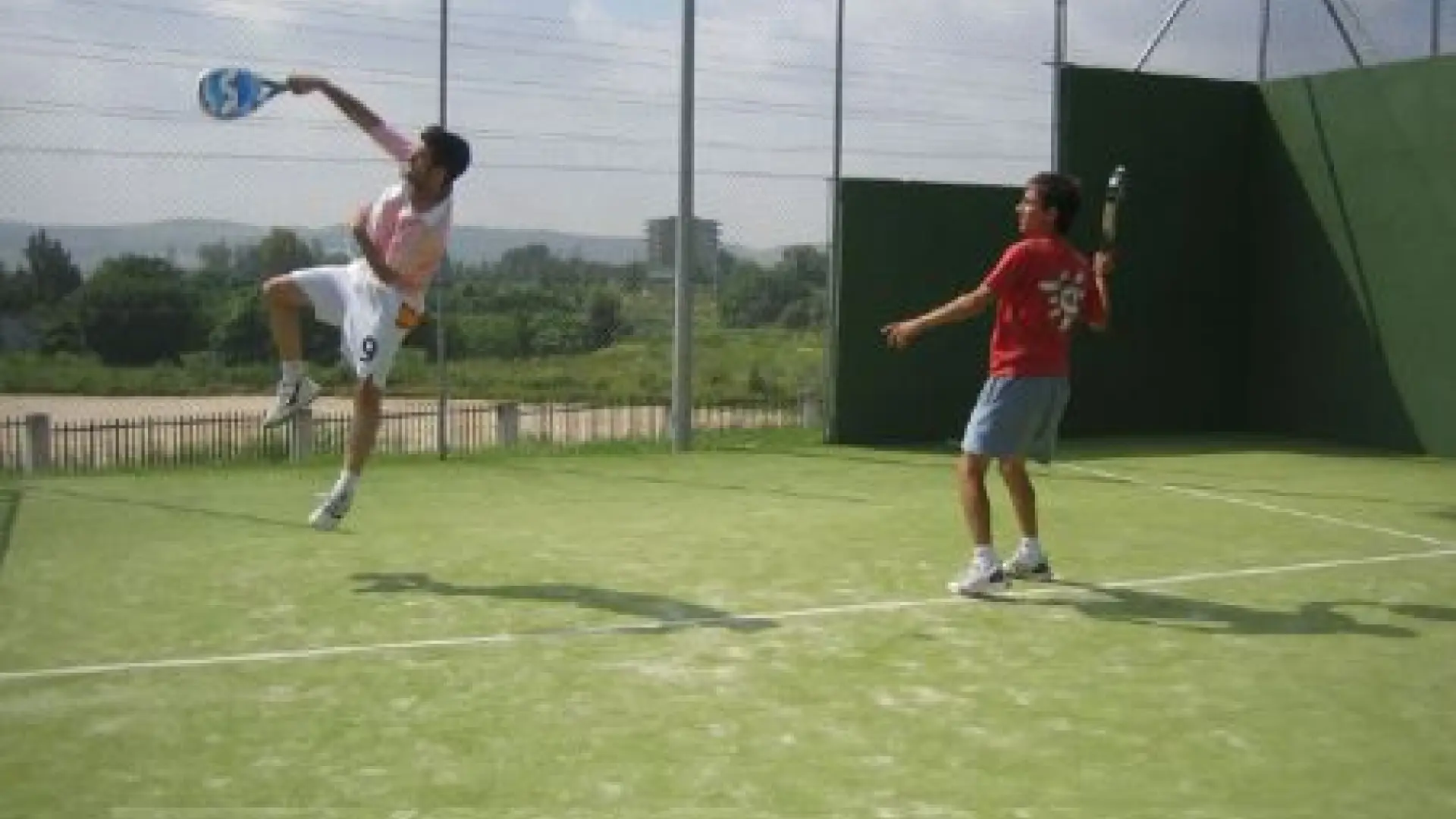 El pádel se convierte en el deporte favorito de los universitarios ...