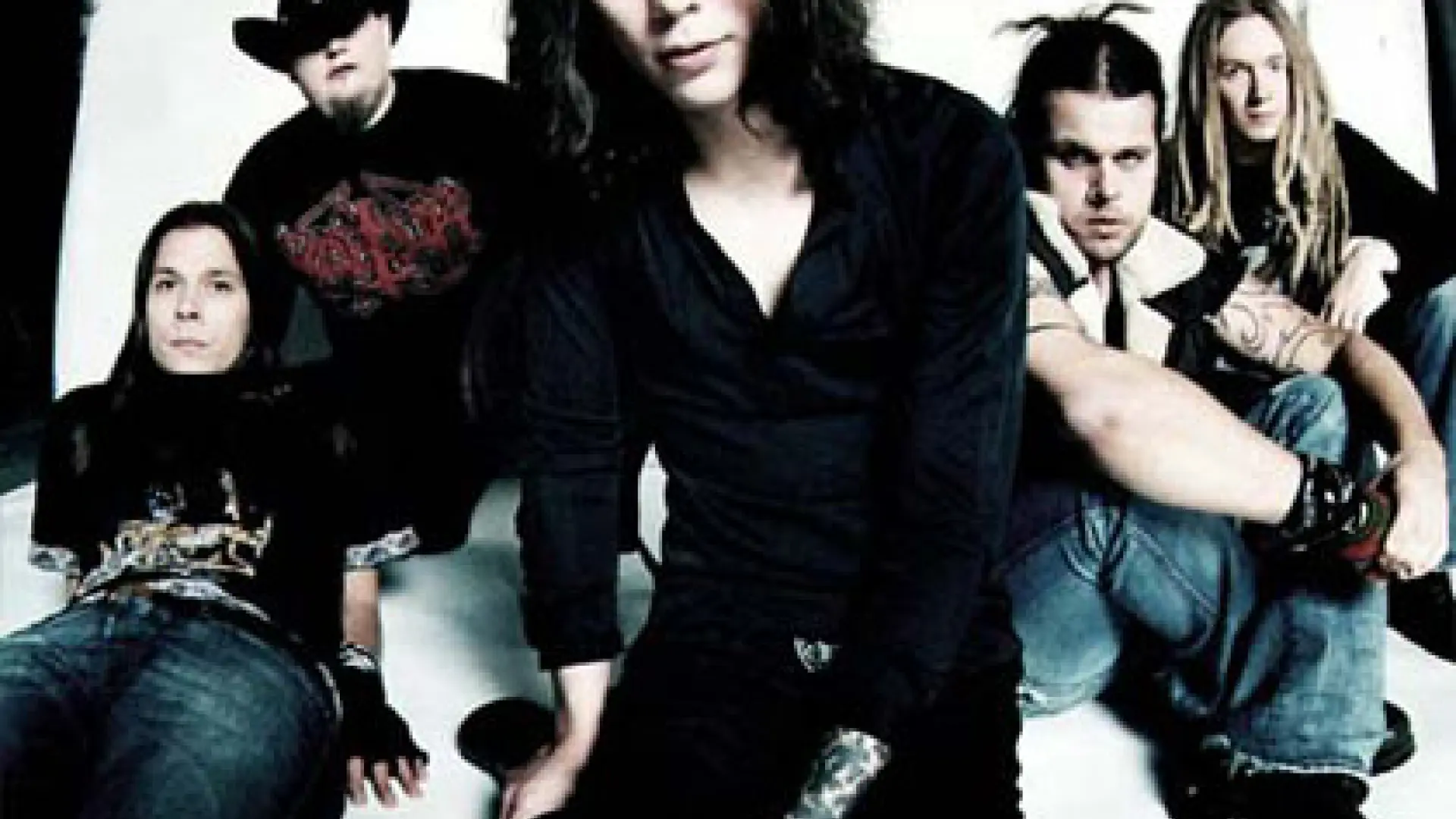 Los fineses H.I.M., ¿el nuevo sonido Bond?