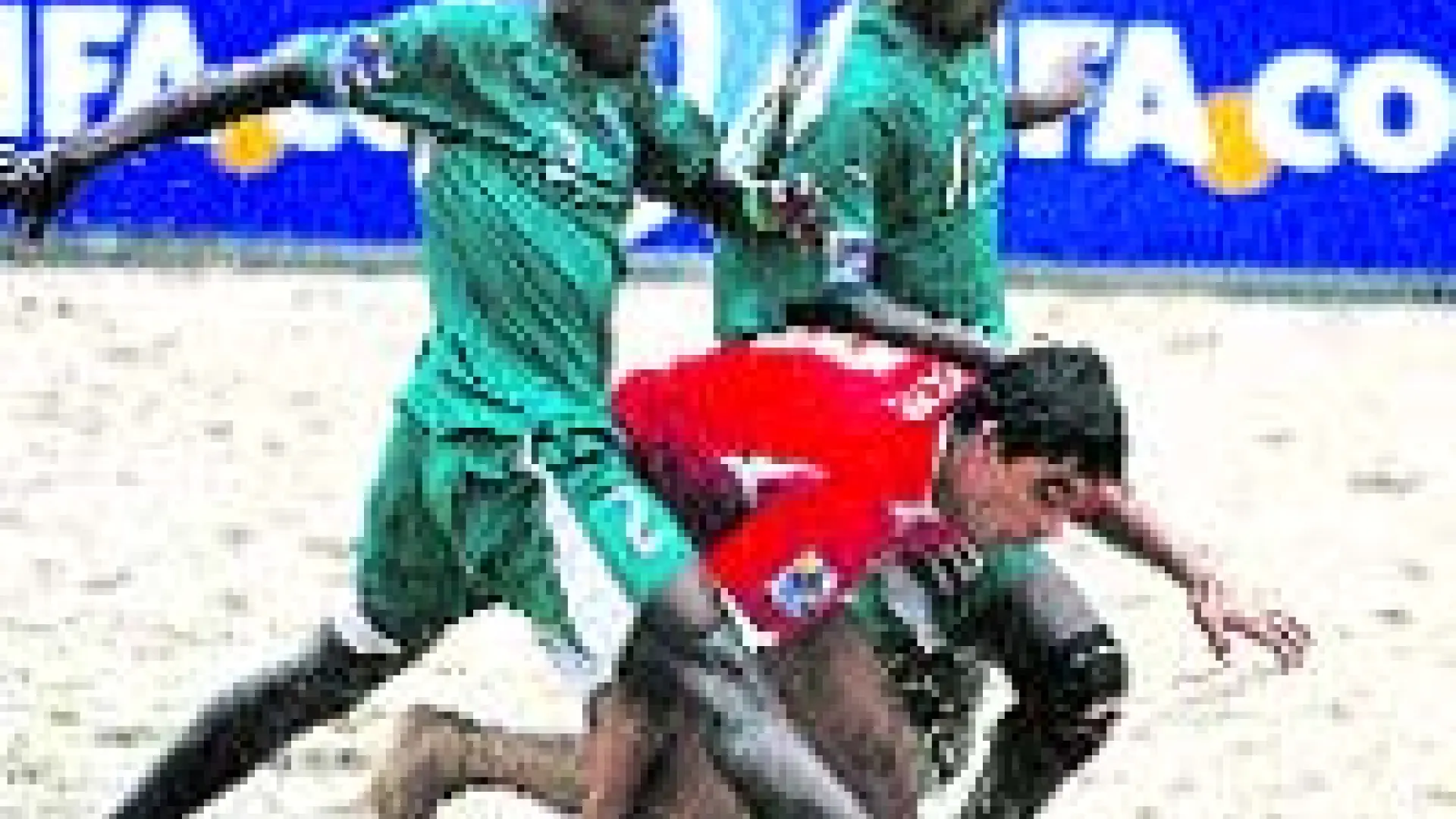 Colándose entre medias