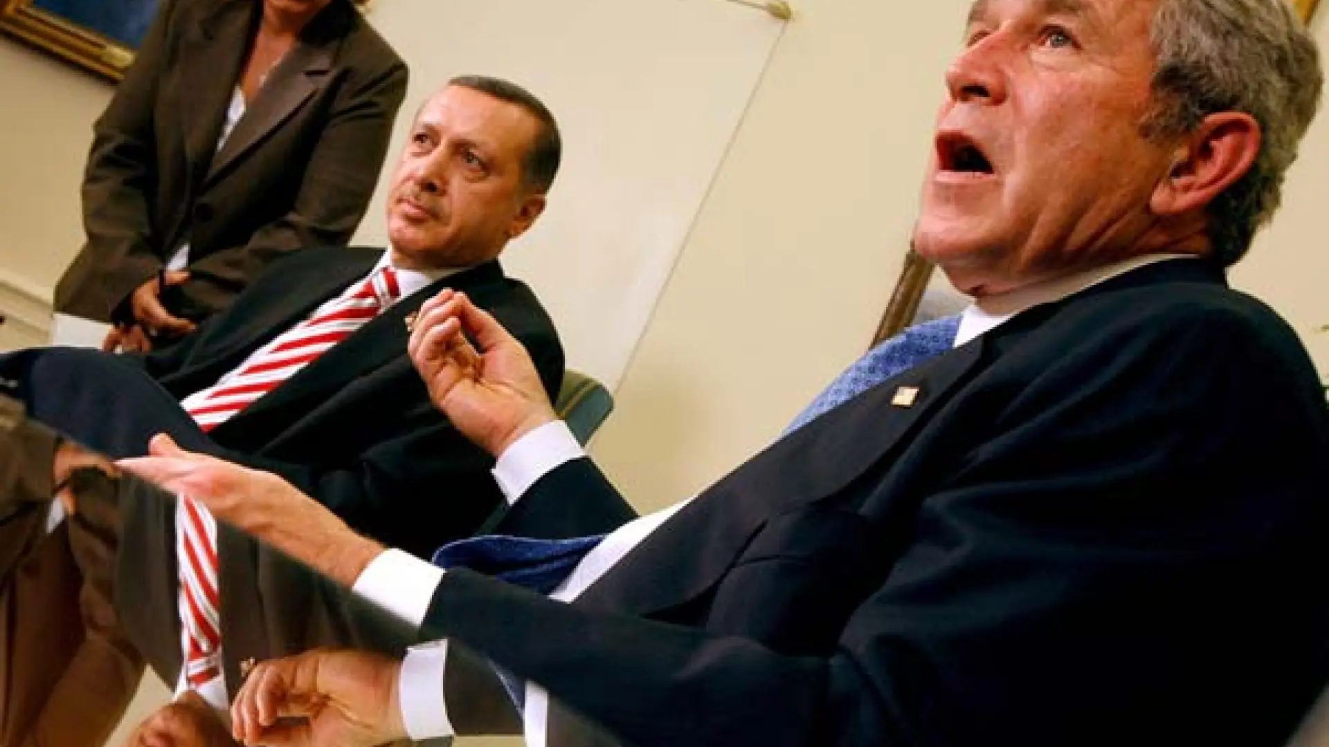 Bush promete ayuda a Erdogan para combatir a los rebeldes kurdos