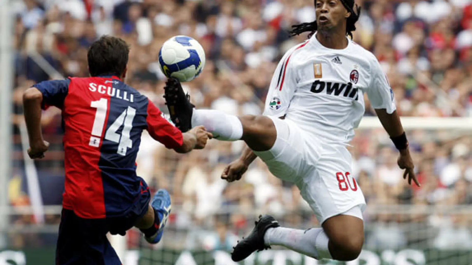 Ronaldinho sigue de fiesta en fiesta