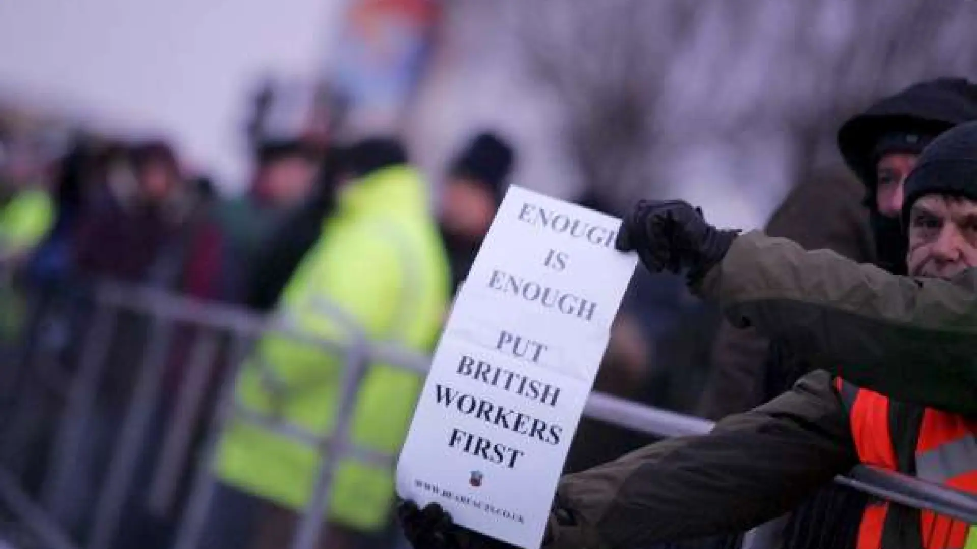 Ola de xenofobia en Europa: para acabar con la inmigración ilegal "hay ...