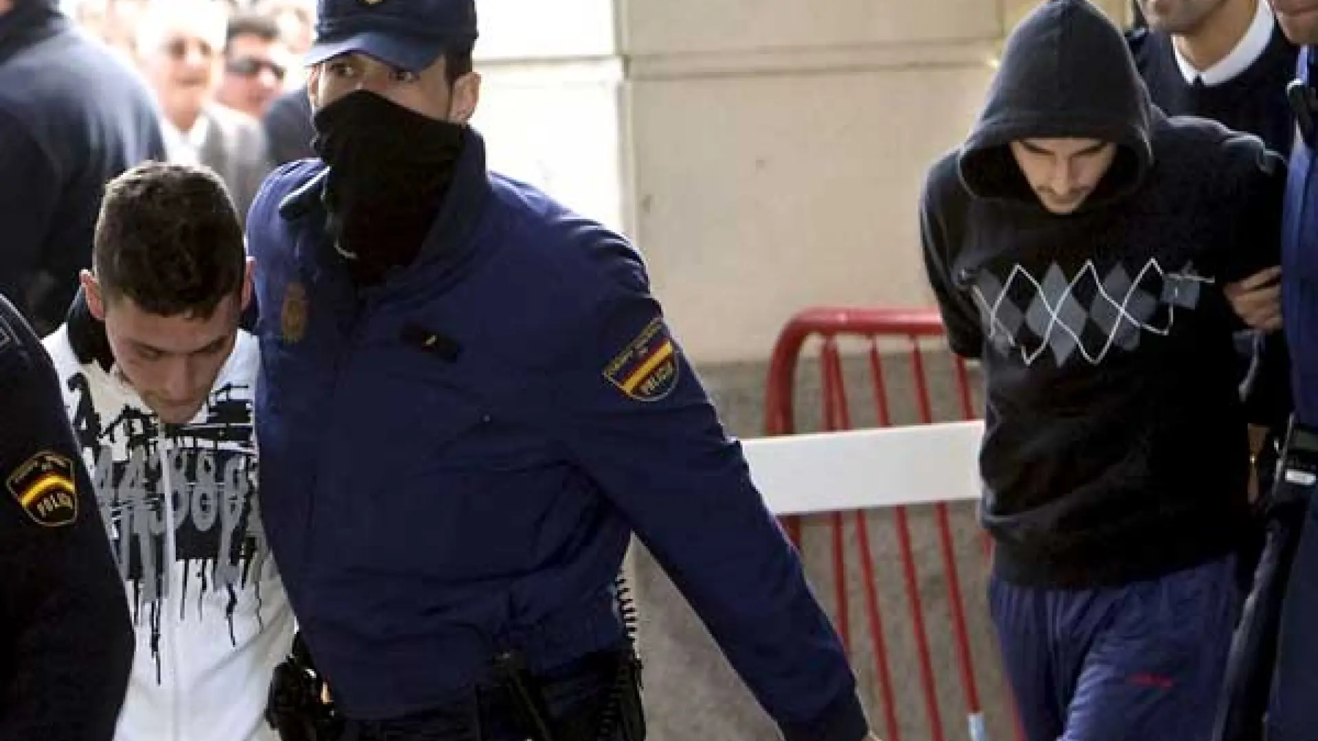 Prisión Sin Fianza Para Dos De Los Detenidos Por La Muerte De La Joven