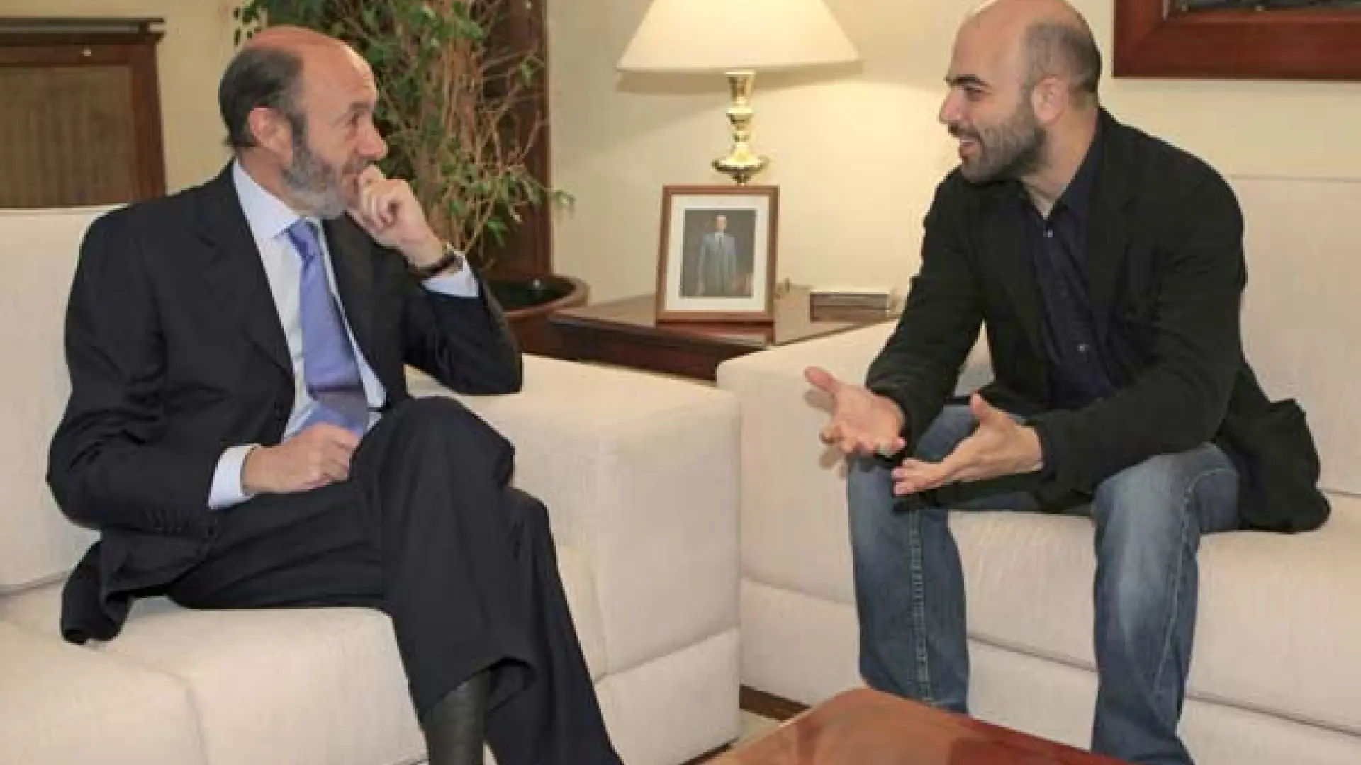 Roberto Saviano: "La mafia considera a ETA como una banda de imbéciles"