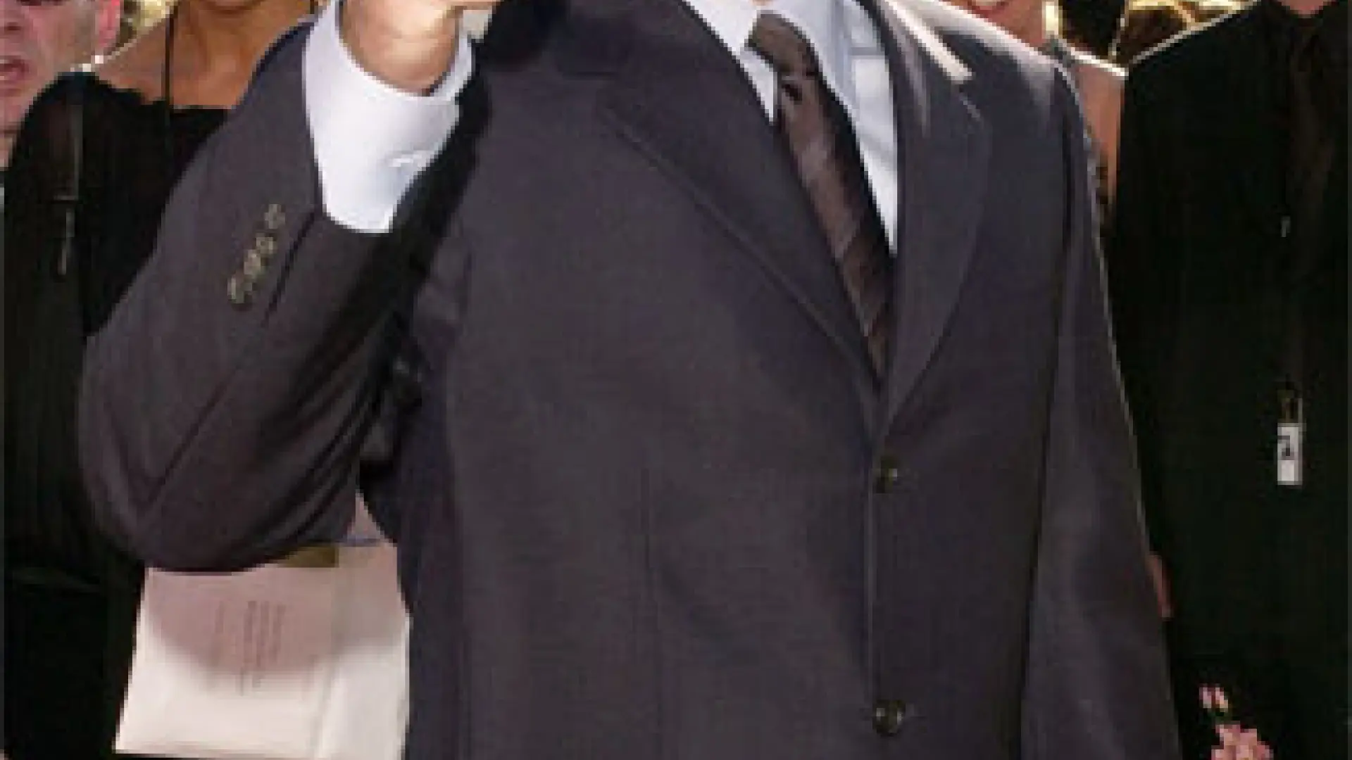 Rob Lowe resuelve extrajudicialmente una denuncia de su niñera por ...