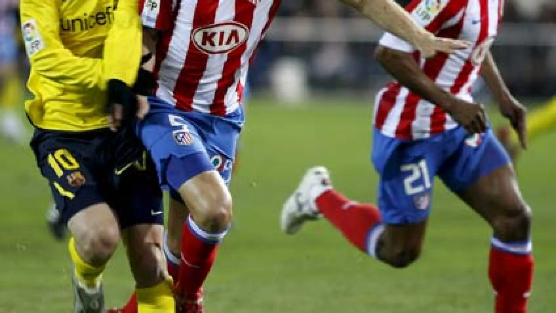 Elaboran un bocadillo gigante dedicado a Heitinga, defensa del Atlético ...
