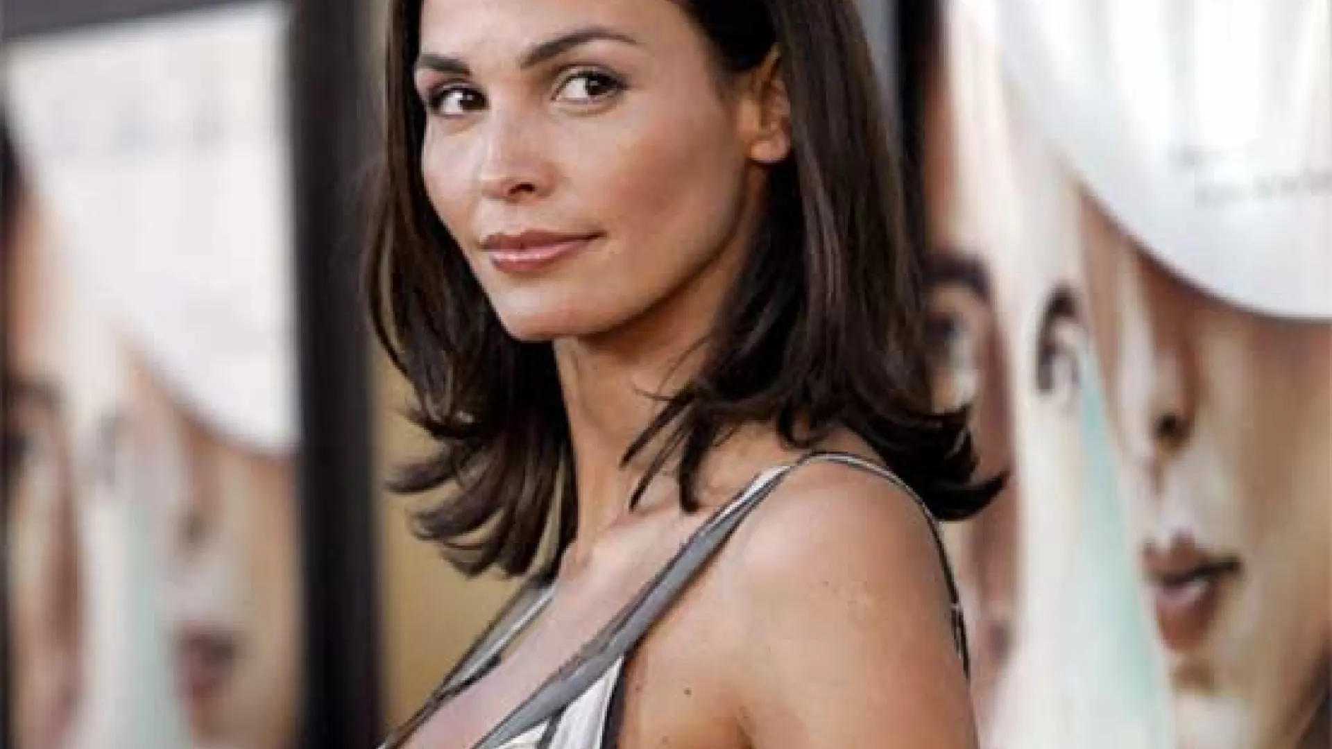 Inés Sastre, la top que quiso ser corresponsal de guerra, cumple 50 ...