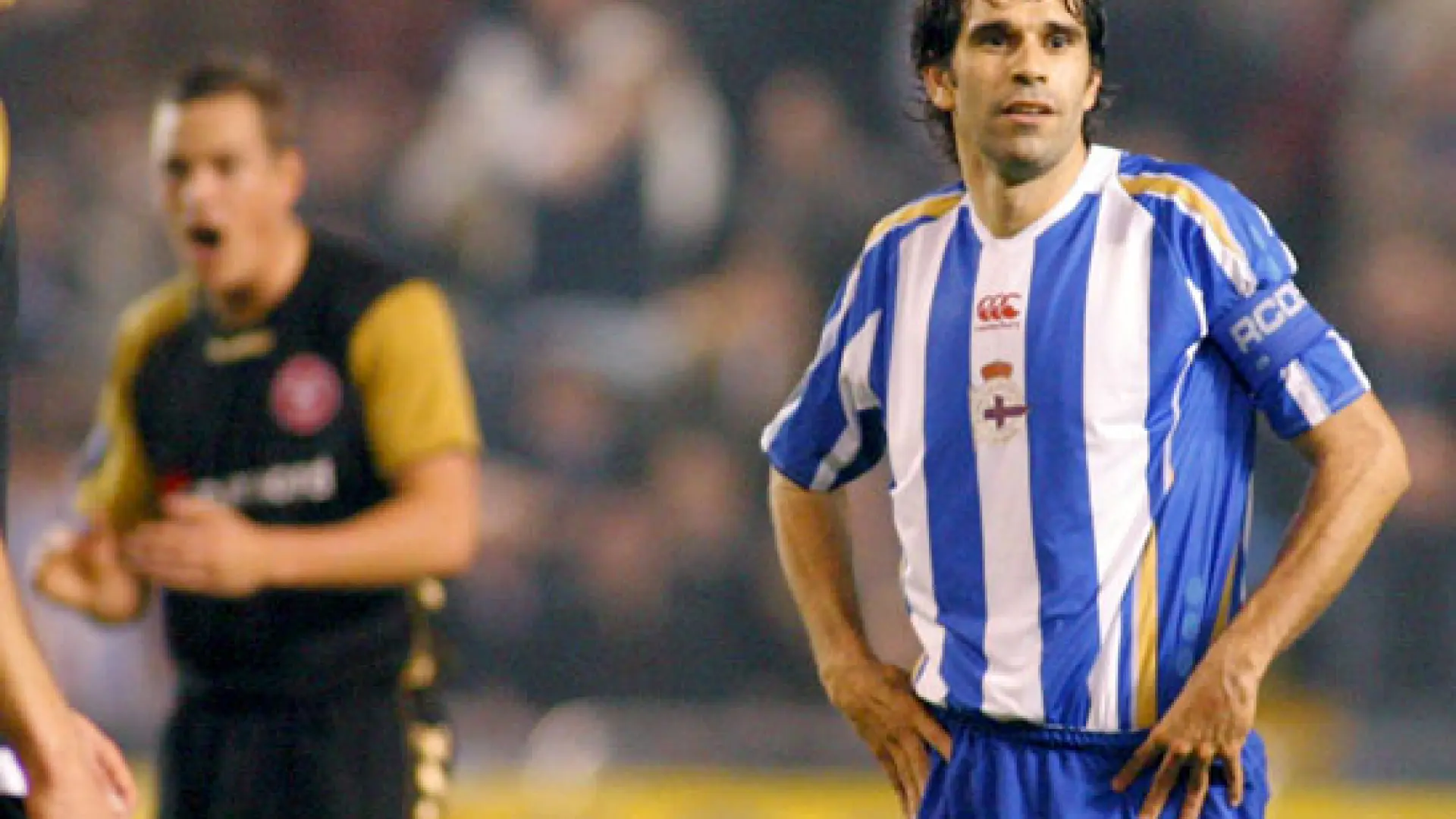 Valerón seguirá cinco años más en el Depor como jugador y como asesor