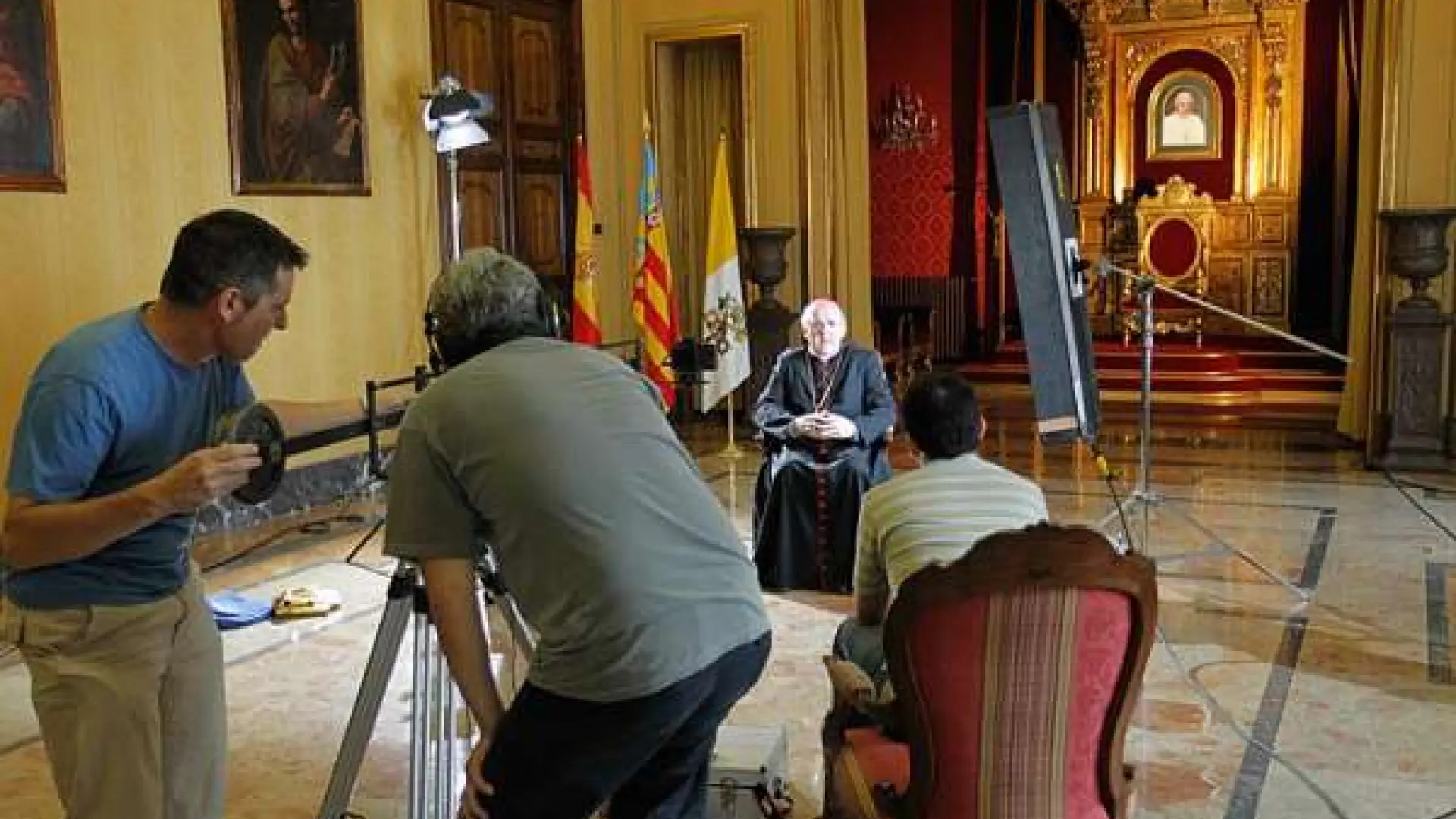 El arzobispo de Valencia, entrevistado para un documental de TVE sobre ...